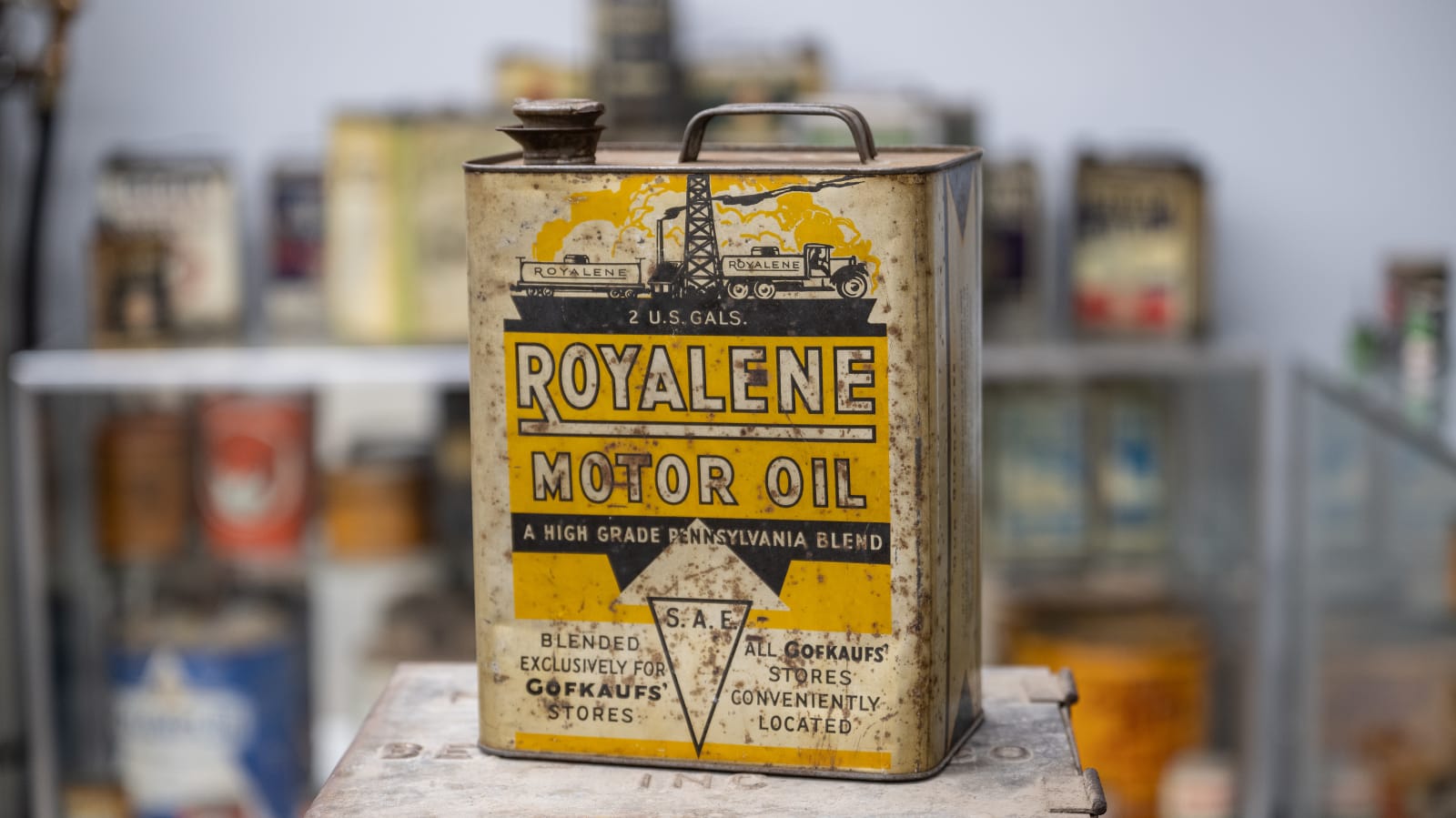 Royalene Motor Oil 2-Gallon Oil Can at The World’s Largest Road Art ...