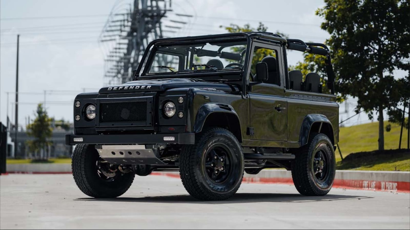 2023 Osprey Land Rover Defender 90 Custom at Tulsa 2023 as S94.1 ...