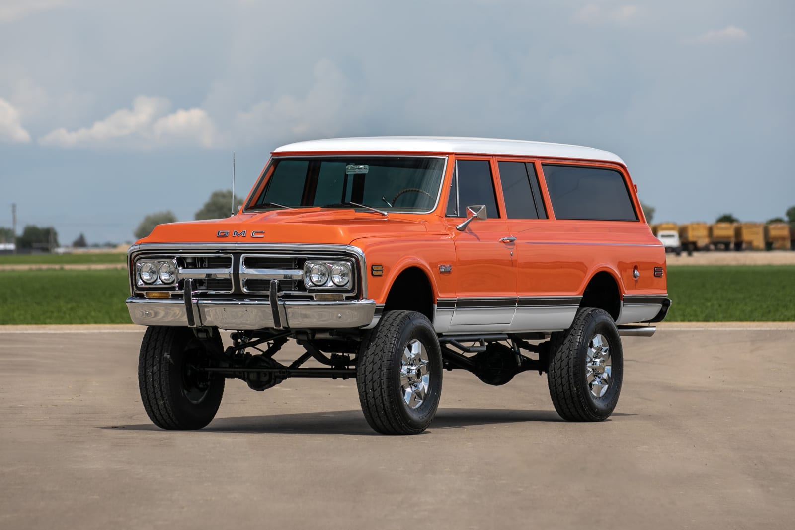 1972 GMC Suburban Custom Deluxe at Monterey 2023 as T130 - Mecum Auctions
