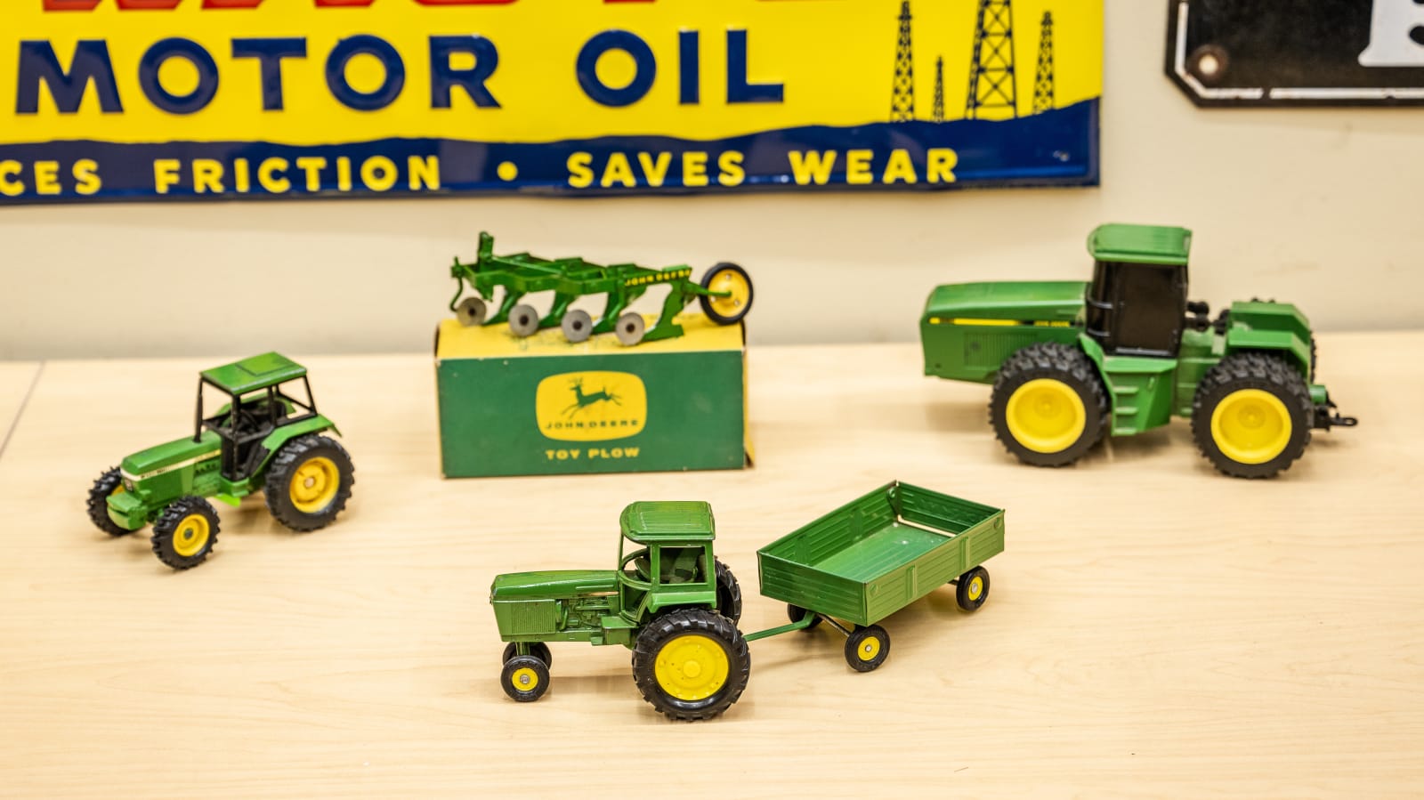 John Deere Die-Cast Scale Model Tractors at The World’s Largest Road ...