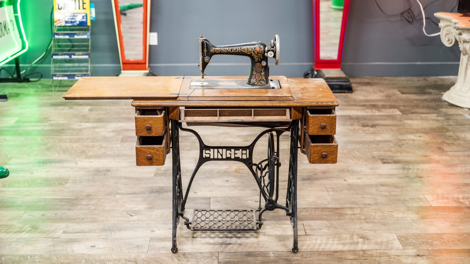 Singer Treadle Sewing Machine at The World’s Largest Road Art Auction ...