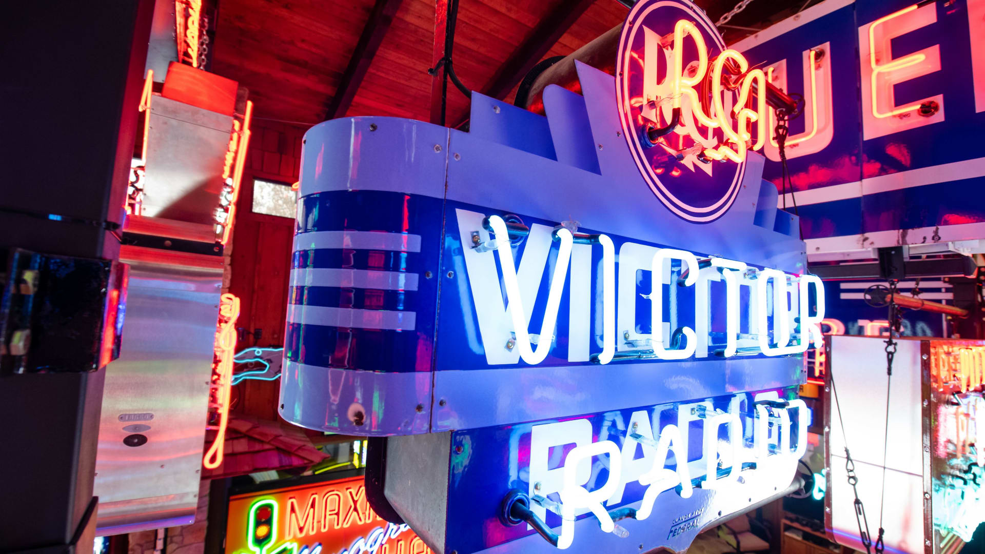 1940s RCA Victor Radio Double-Sided Porcelain Bullnose Neon Sign at ...