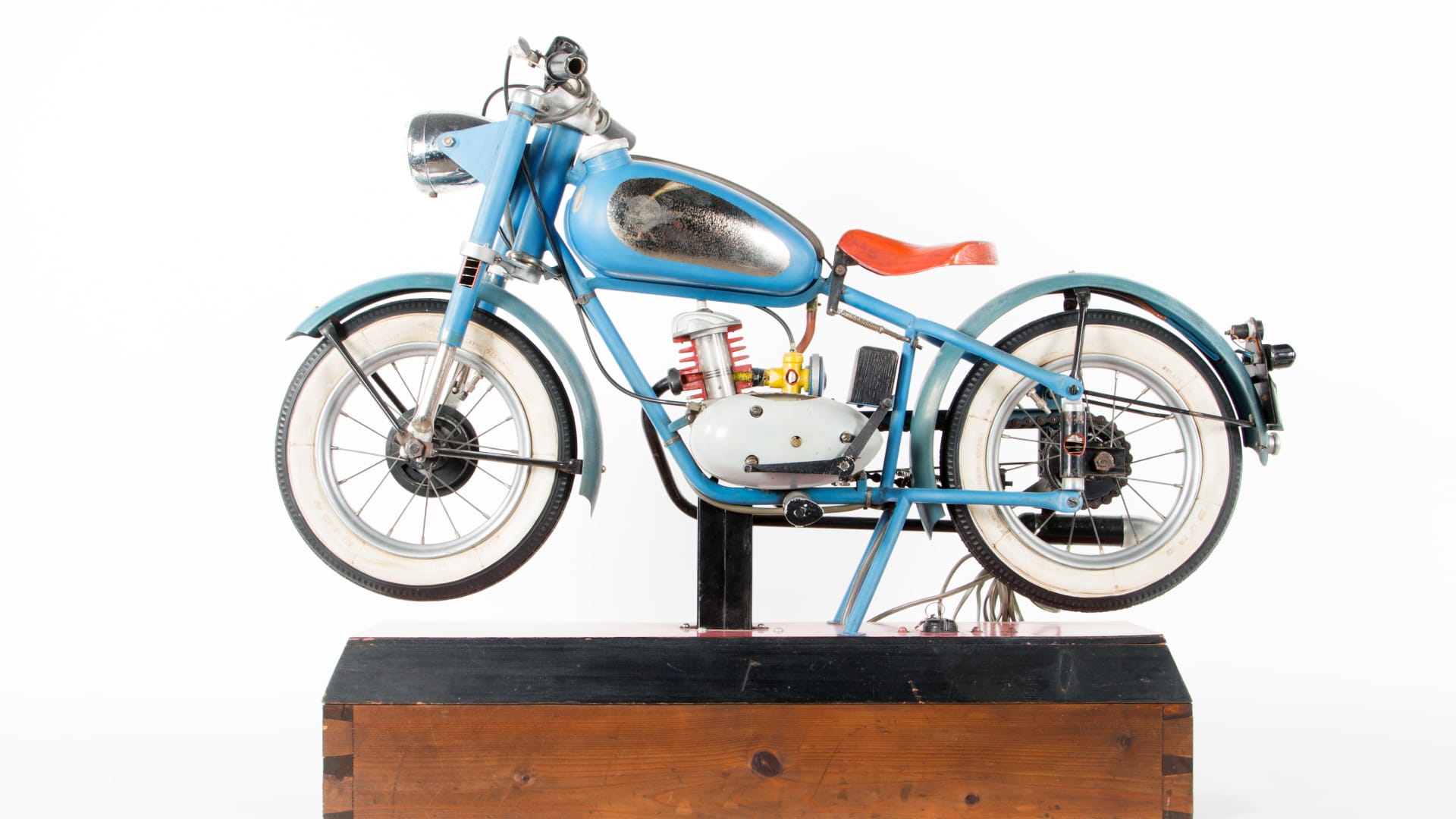 1953 NSU Scale Model at Chicago Motorcycles 2016 as S151 - Mecum Auctions