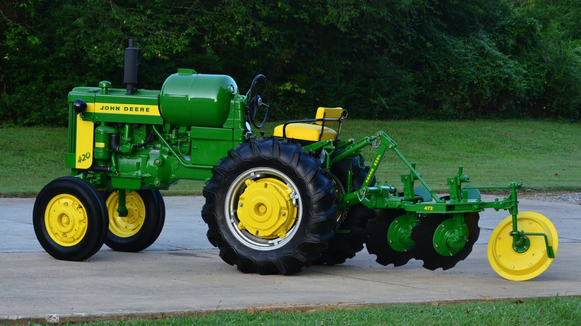1958 John Deere 420 LP Standard Standard at Gone Farmin' Tractor Spring ...