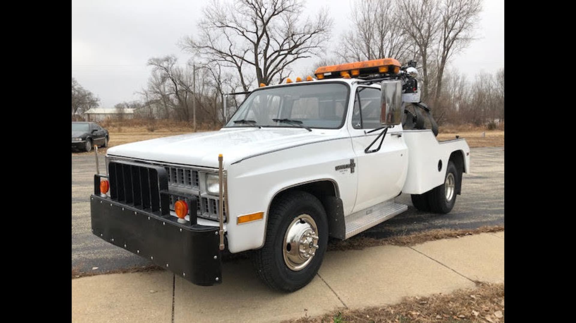 1982 Chevrolet C30 Wrecker at Kansas City 2019 as F53 - Mecum Auctions