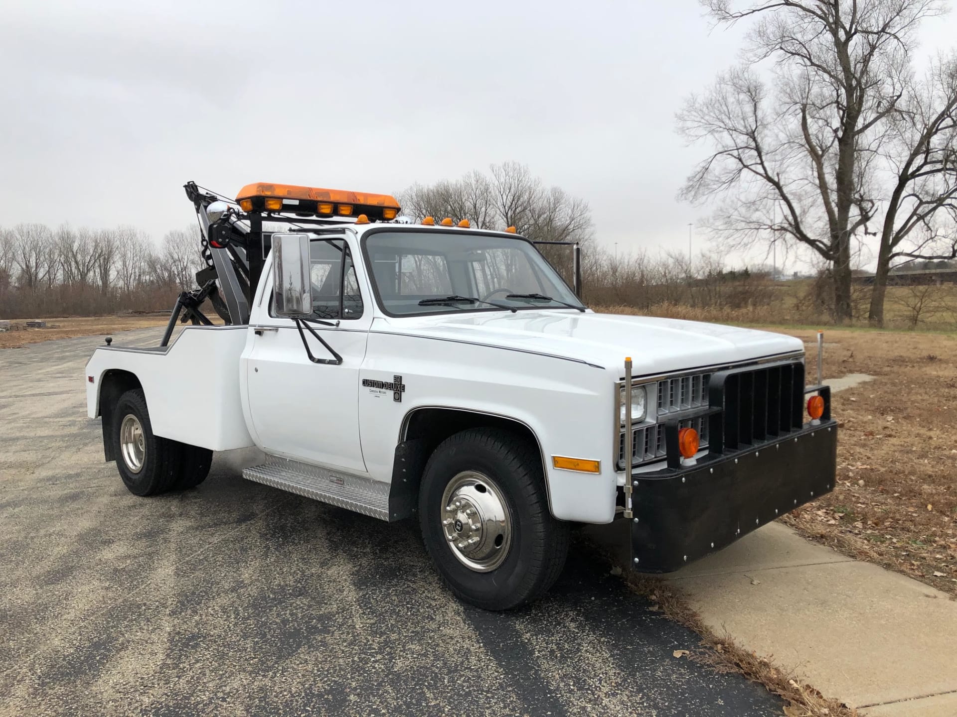 1982 Chevrolet C30 Wrecker at Kansas City 2019 as F53 - Mecum Auctions