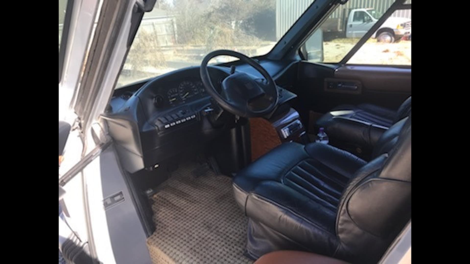 1998 Mauck 1120S Bus at Kansas City 2019 asF201 - Mecum Auctions