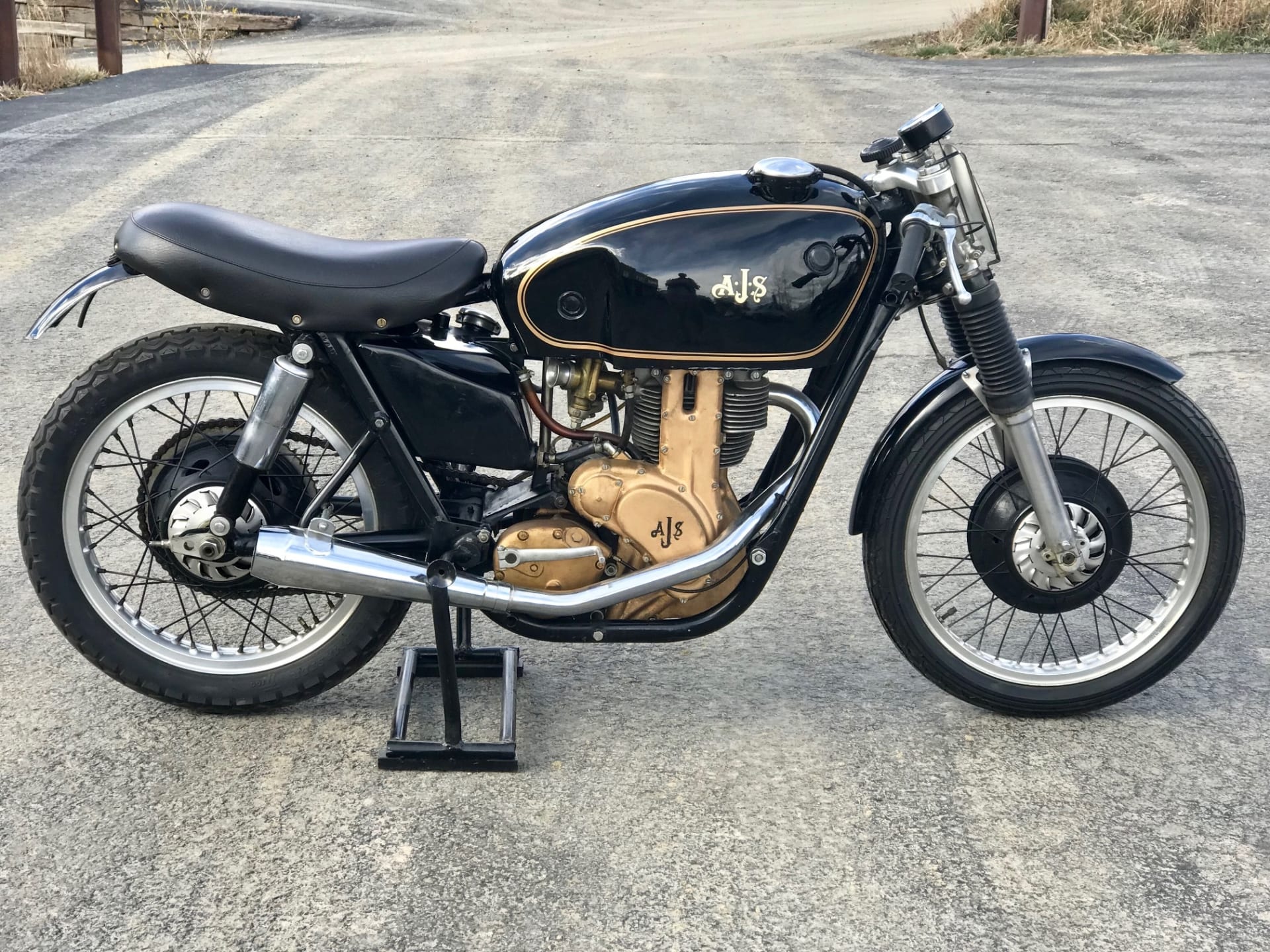 1953 AJS 7R at Las Vegas Motorcycles 2019 as T318 - Mecum Auctions