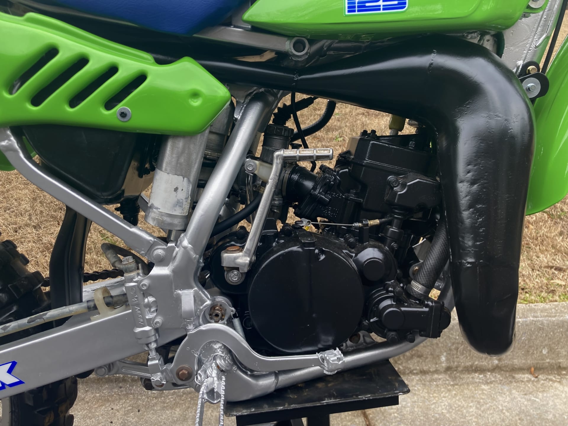 1987 Kawasaki KX125 at Las Vegas Motorcycles 2023 as T255 - Mecum Auctions