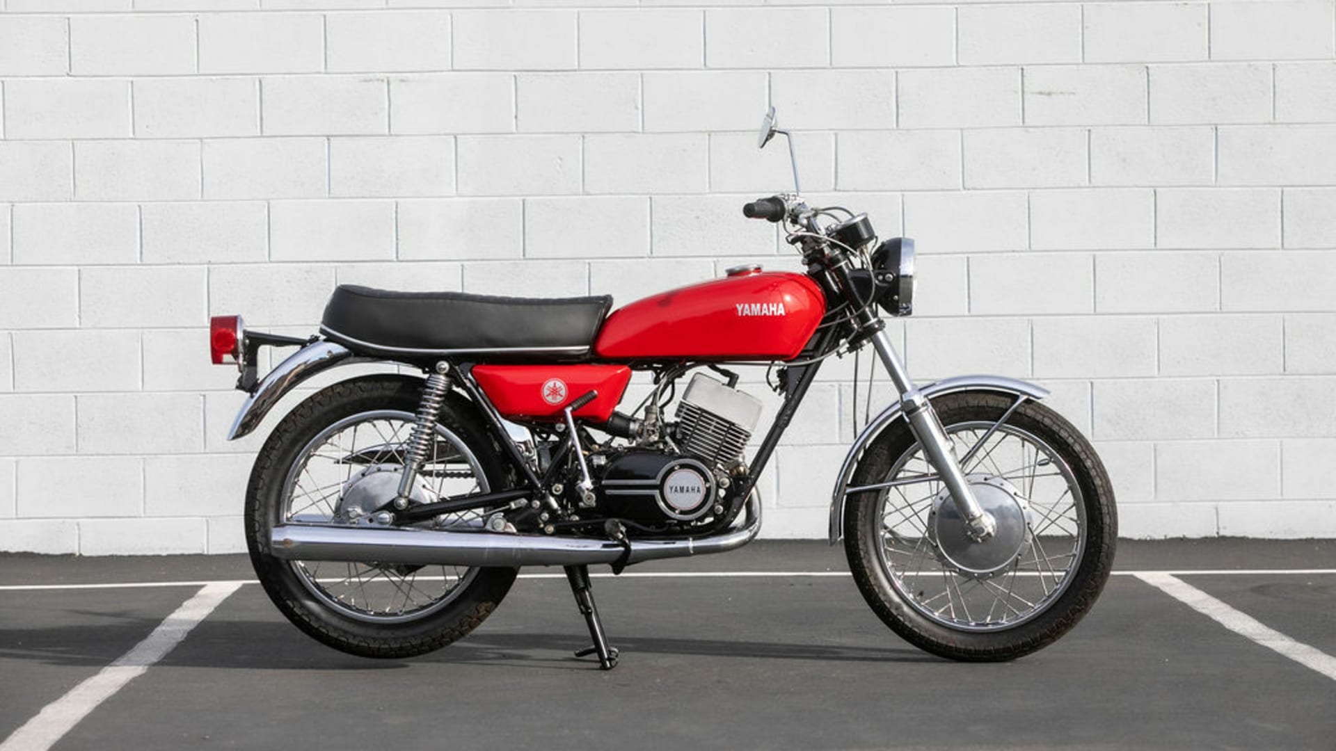 1972 Yamaha R5 at Las Vegas Motorcycles 2023 as T316 - Mecum Auctions