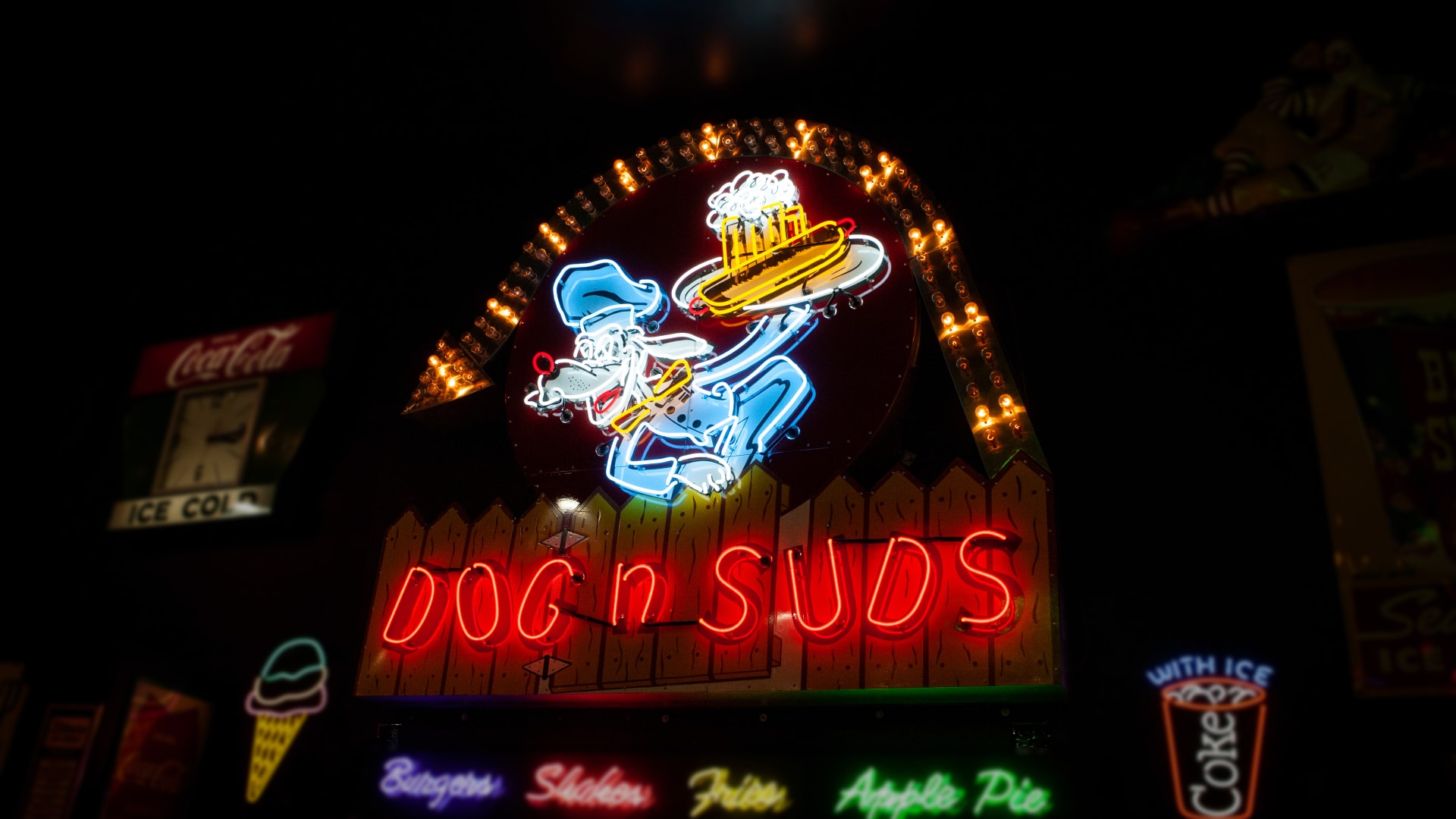 Dog N Suds Porcelain Neon Sign at The Eddie Vannoy Collection 2020 as ...