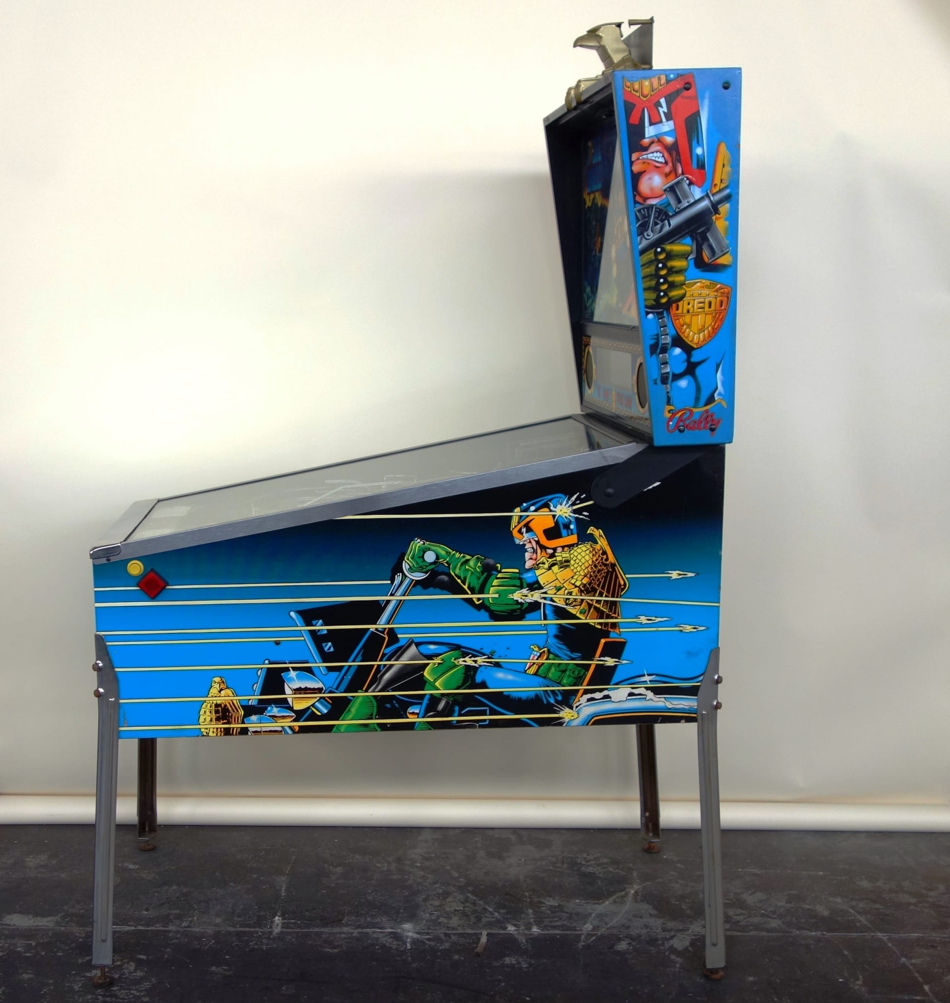Bally Judge Dredd Pinball Machine at Anaheim 2013 as K40 - Mecum Auctions