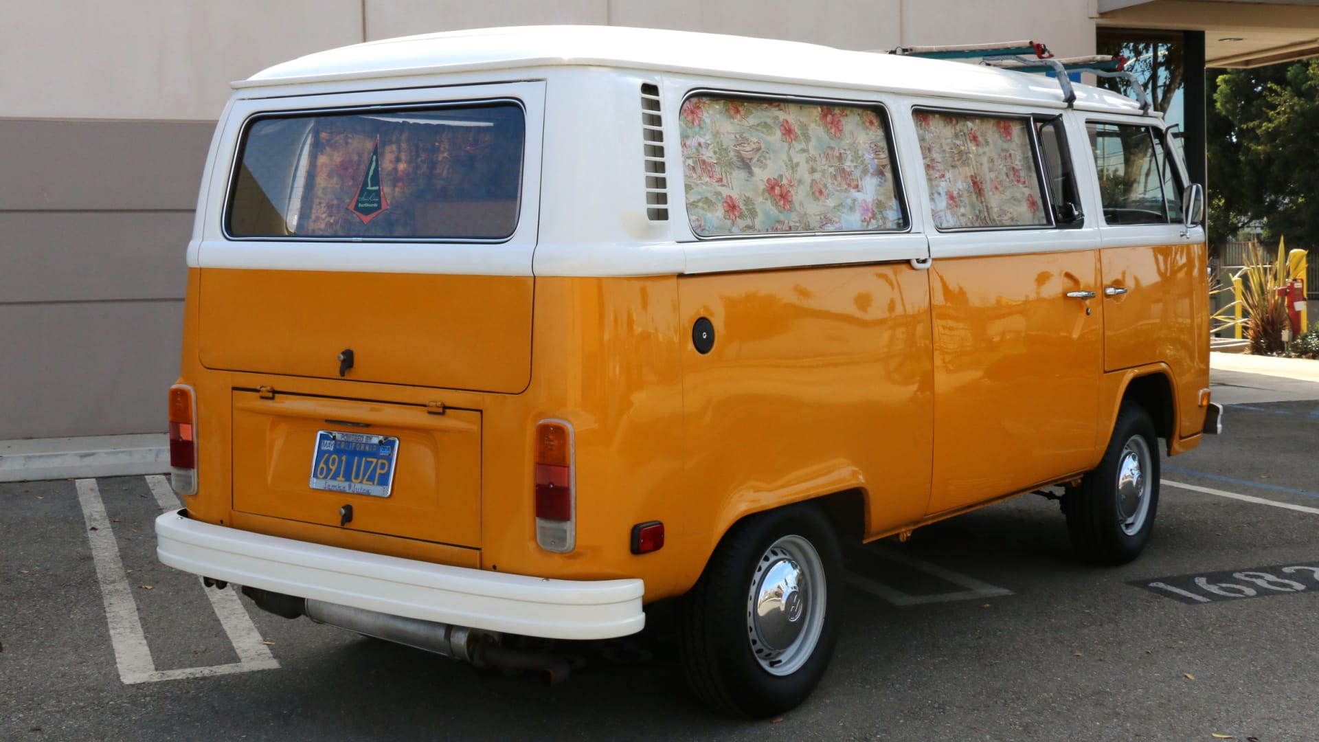 1976 Volkswagen Bus at Anaheim 2014 as T169 - Mecum Auctions