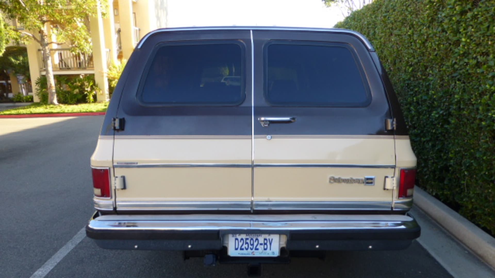 1982 Chevrolet Suburban at Anaheim 2015 as T34 - Mecum Auctions