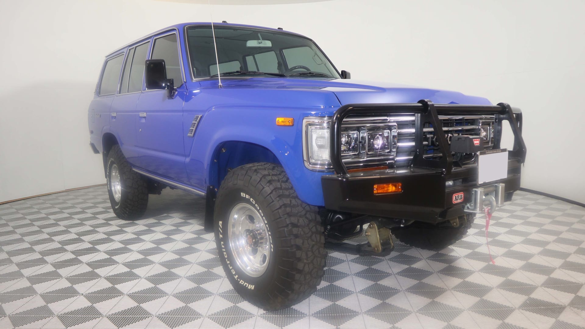 1988 Toyota FJ-82 Land Cruiser at Phoenix 2019 as S203 - Mecum Auctions