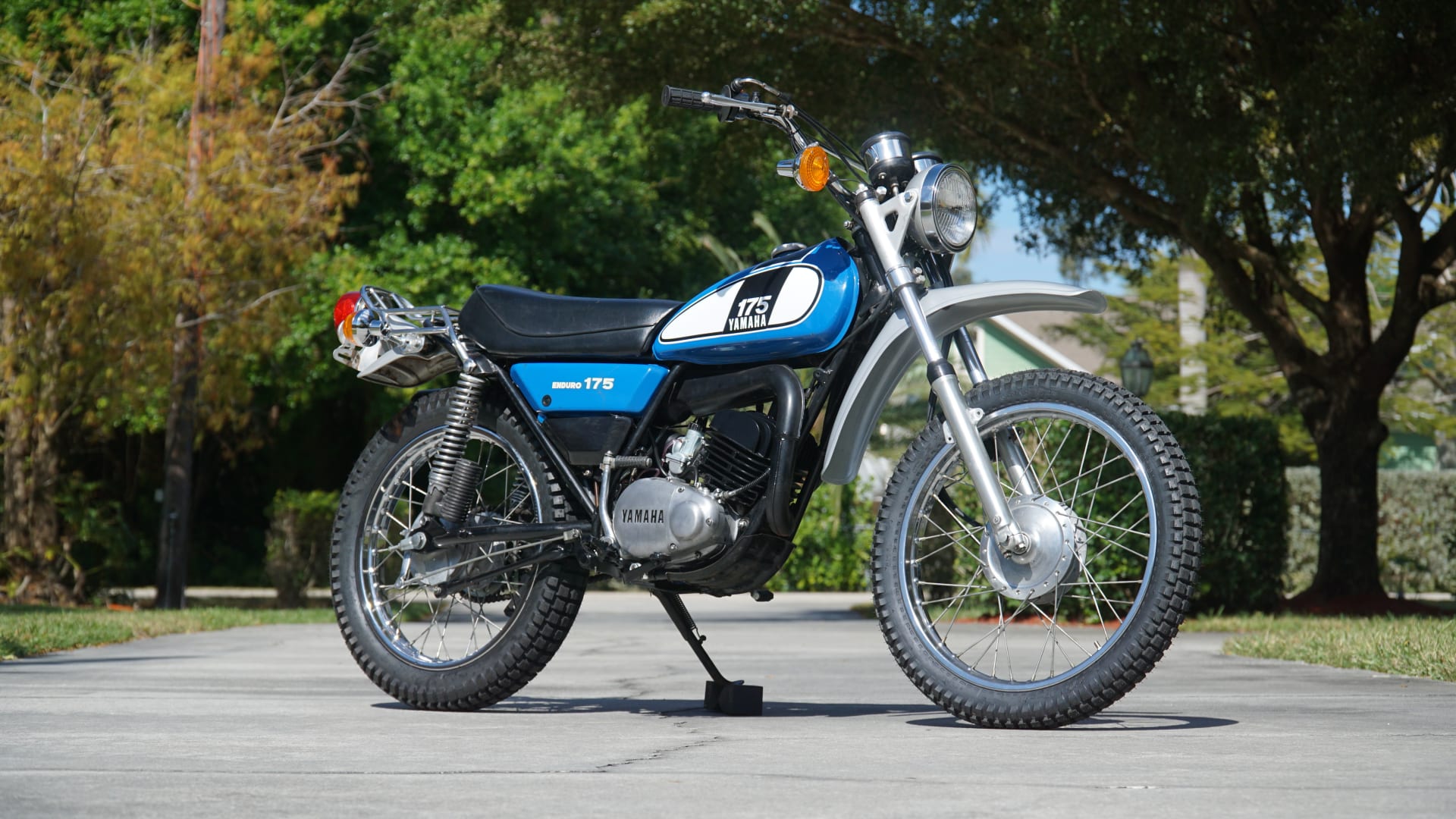 1975 Yamaha DT175 at Glendale 2020 as S2 - Mecum Auctions
