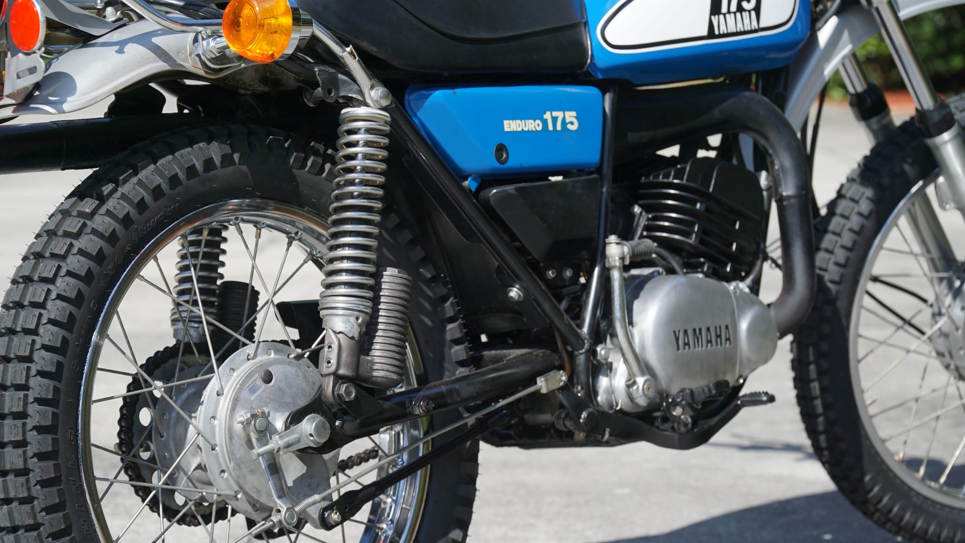 1975 Yamaha DT175 at Glendale 2020 as S2 - Mecum Auctions