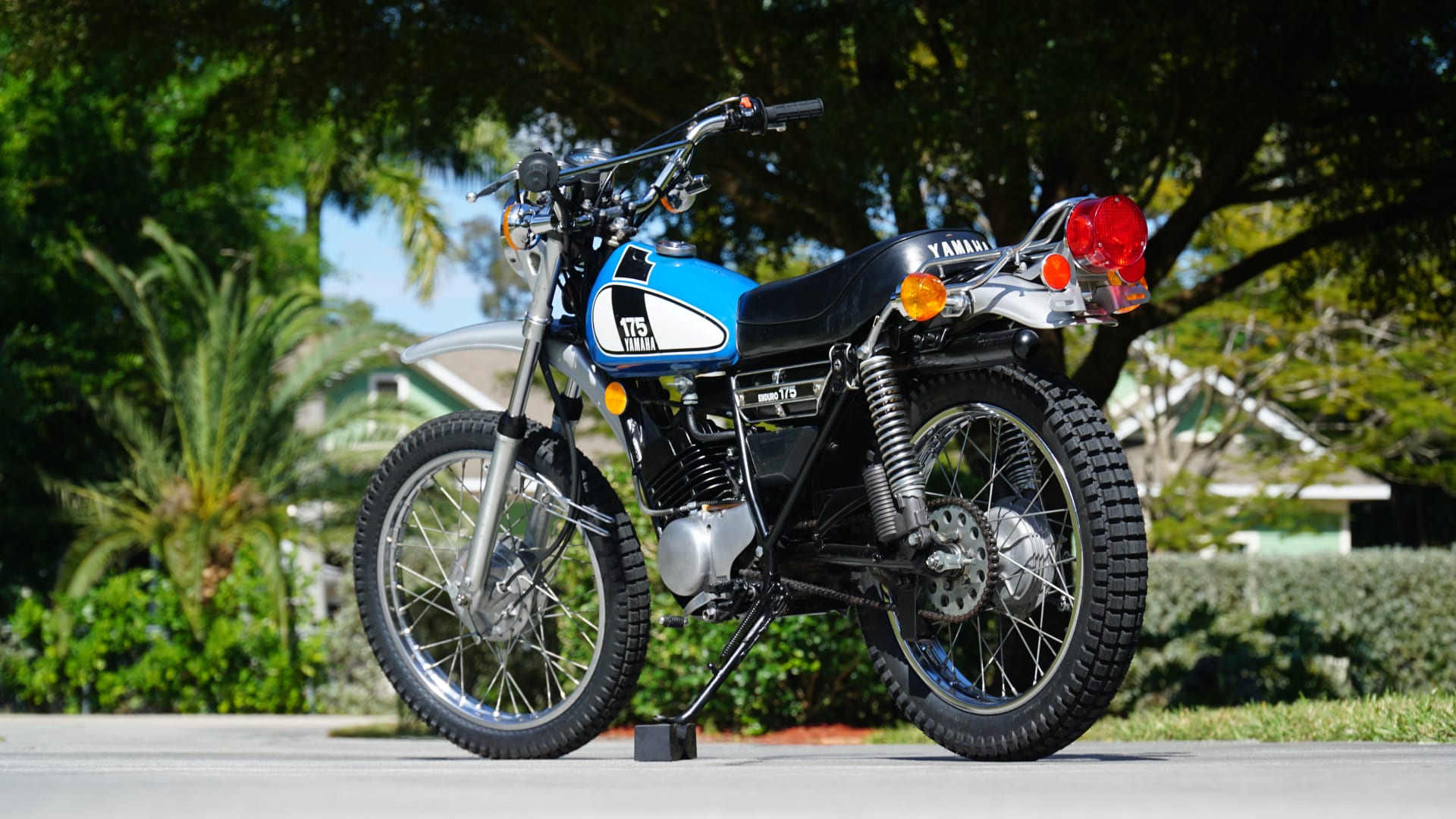 1975 Yamaha DT175 at Glendale 2020 as S2 - Mecum Auctions