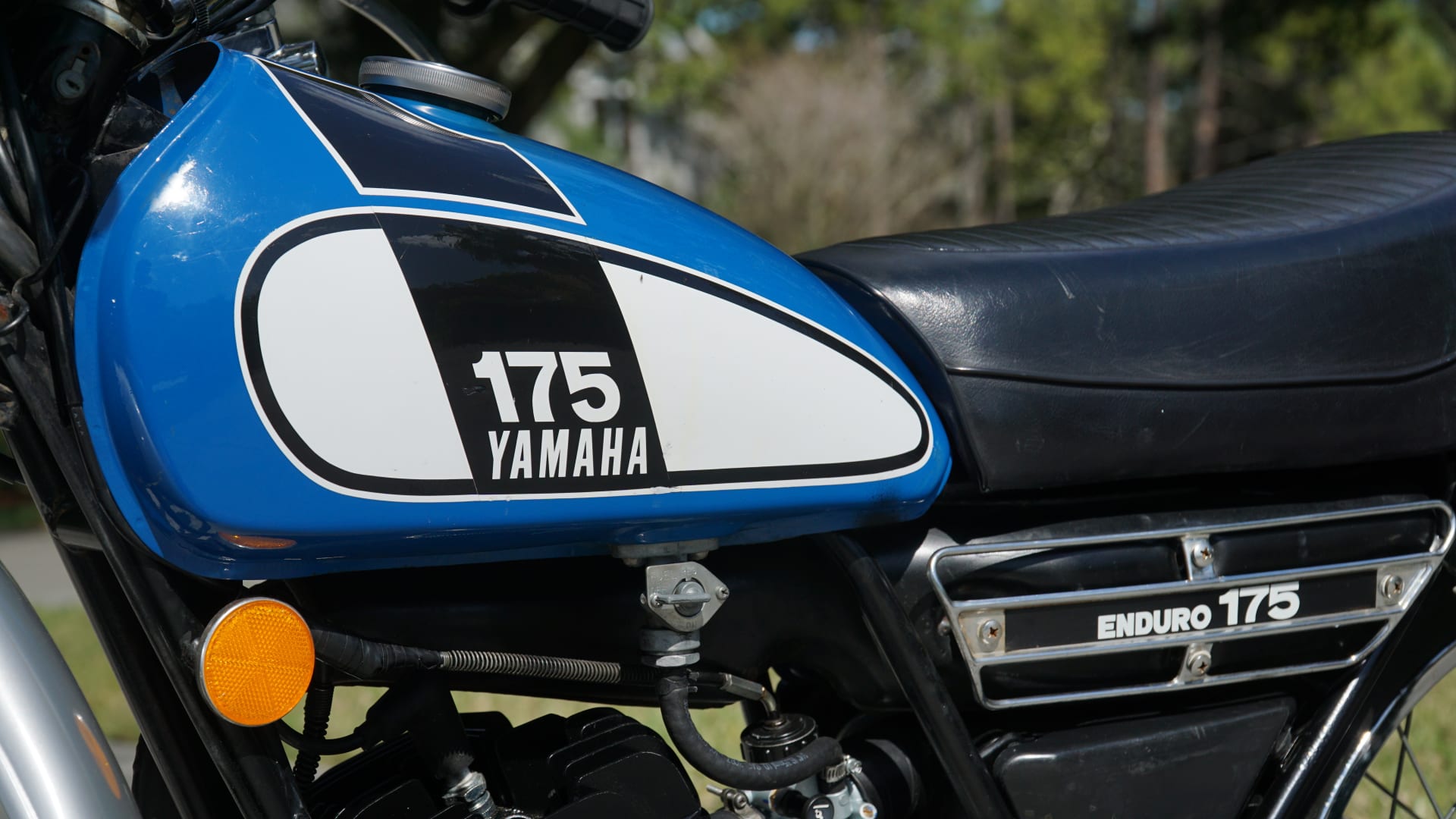 1975 Yamaha DT175 at Glendale 2020 as S2 - Mecum Auctions