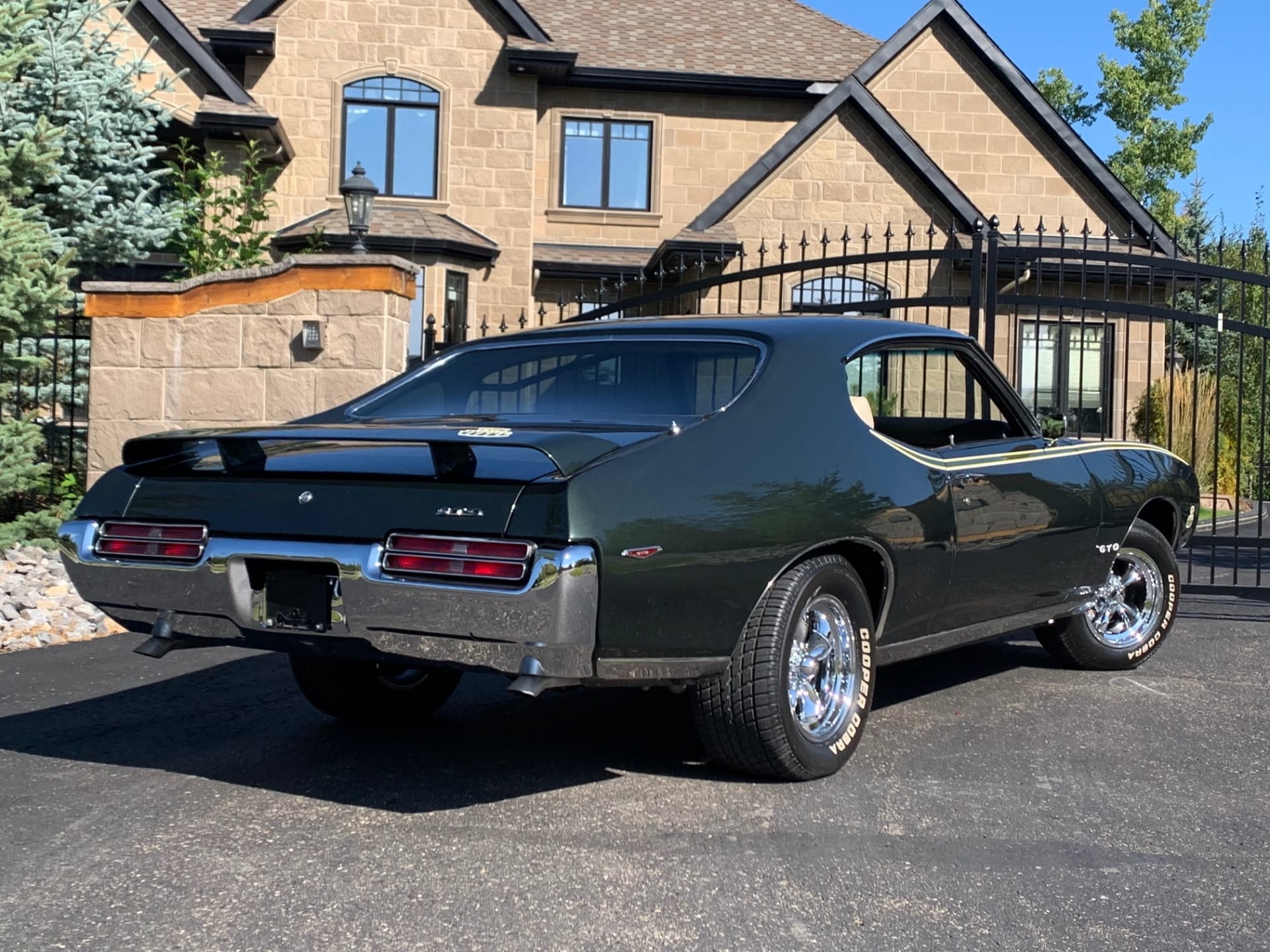 1969 Pontiac GTO Resto Mod at Glendale 2021 as S57 - Mecum Auctions