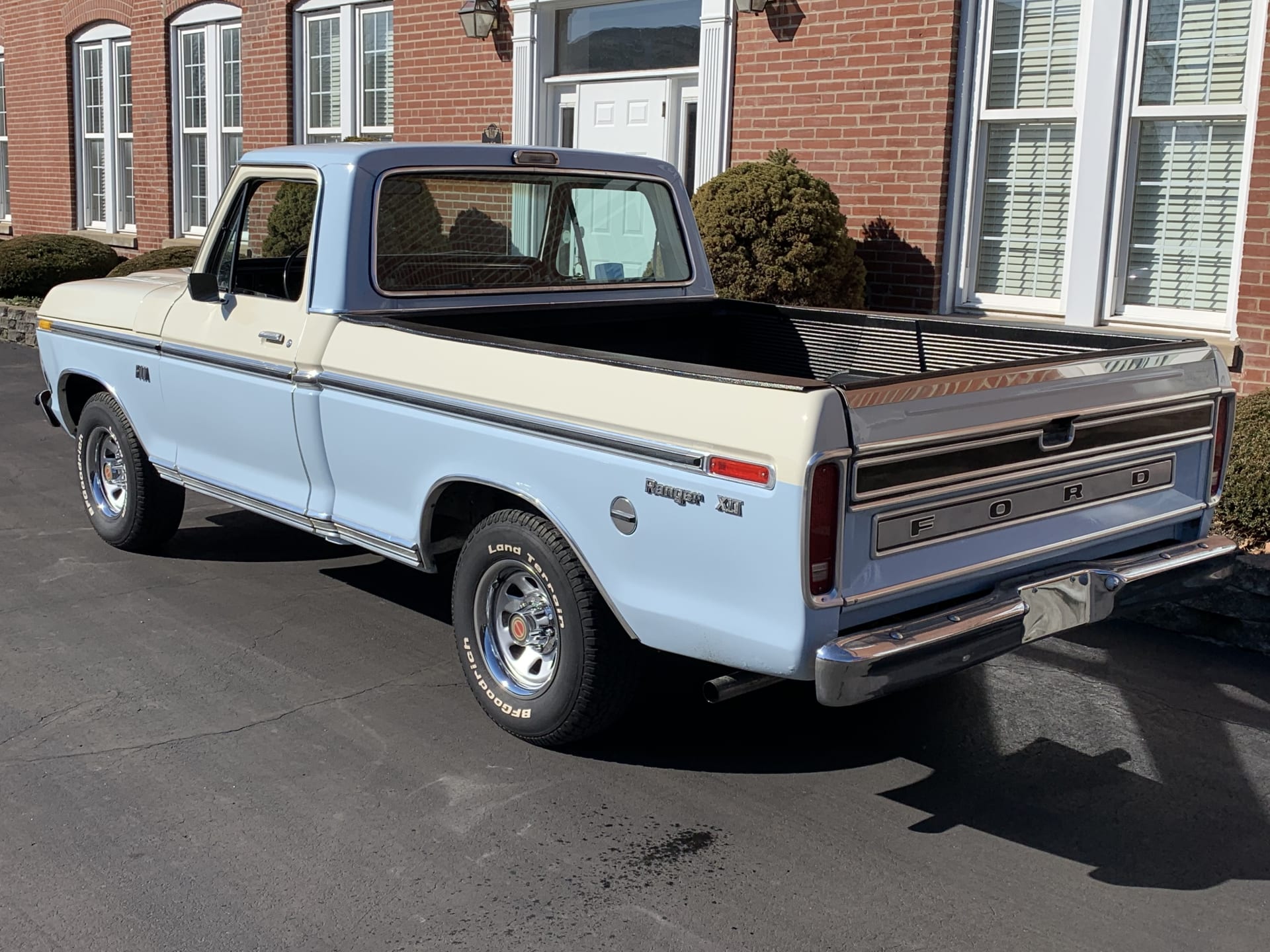 1976 Ford F100 Ranger XLT Pickup at Glendale 2022 asF41.1 - Mecum Auctions