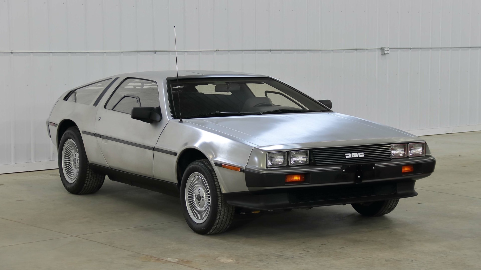 1981 DeLorean DMC-12 at Glendale 2022 as S129.1 - Mecum Auctions