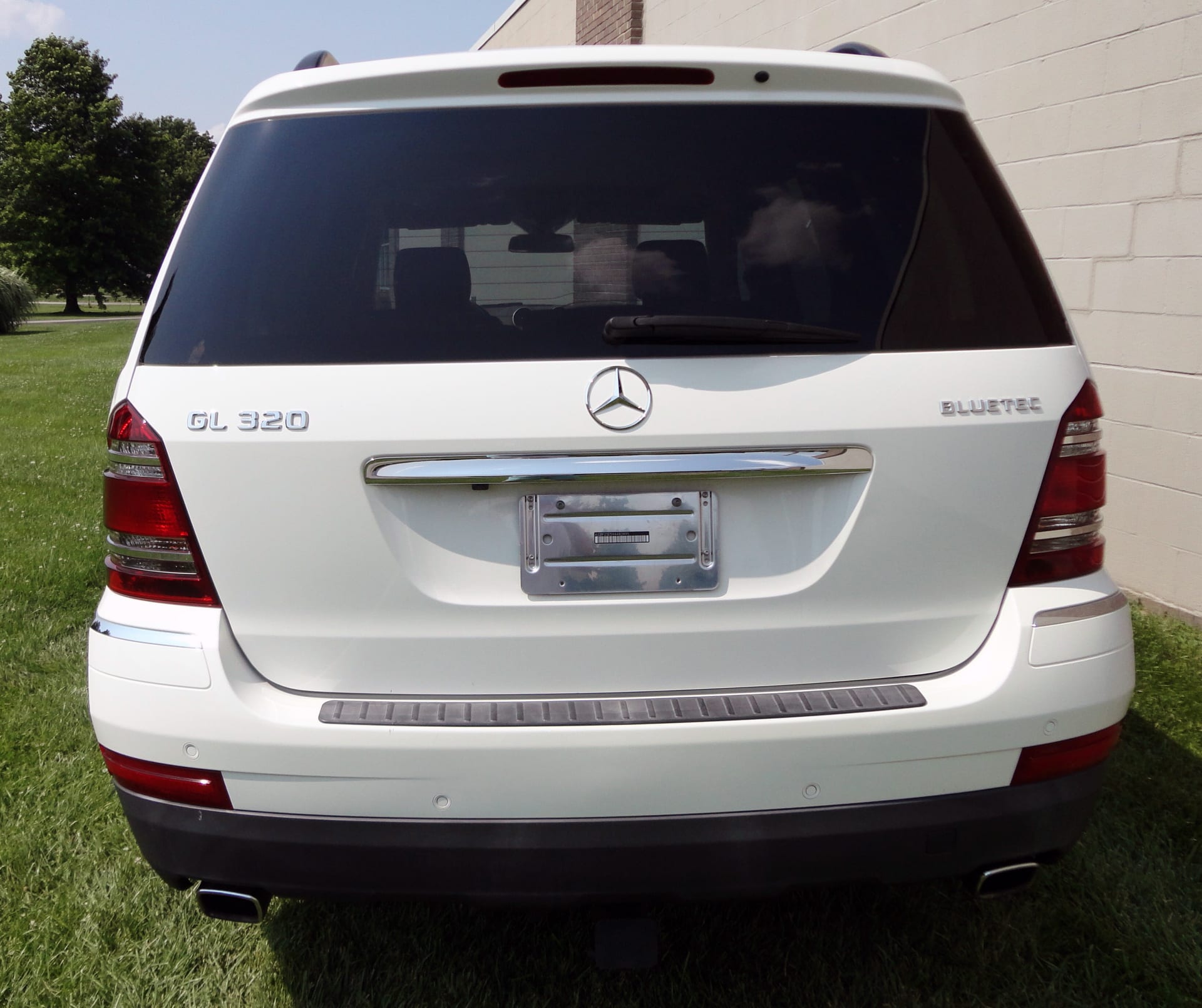 2009 Mercedes-Benz GL320 at Monterey 2013 as F202 - Mecum Auctions