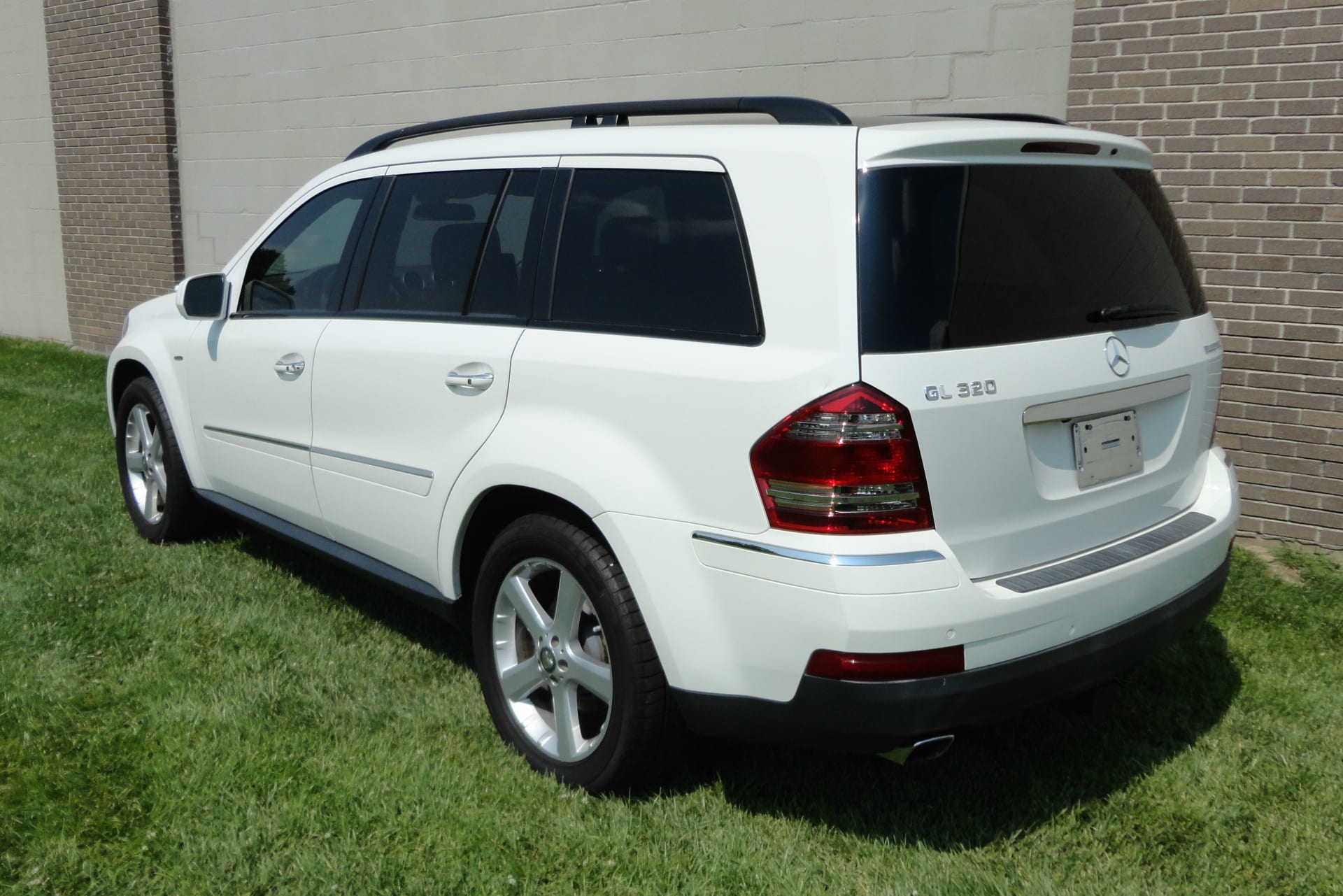 2009 Mercedes-Benz GL320 at Monterey 2013 as F202 - Mecum Auctions