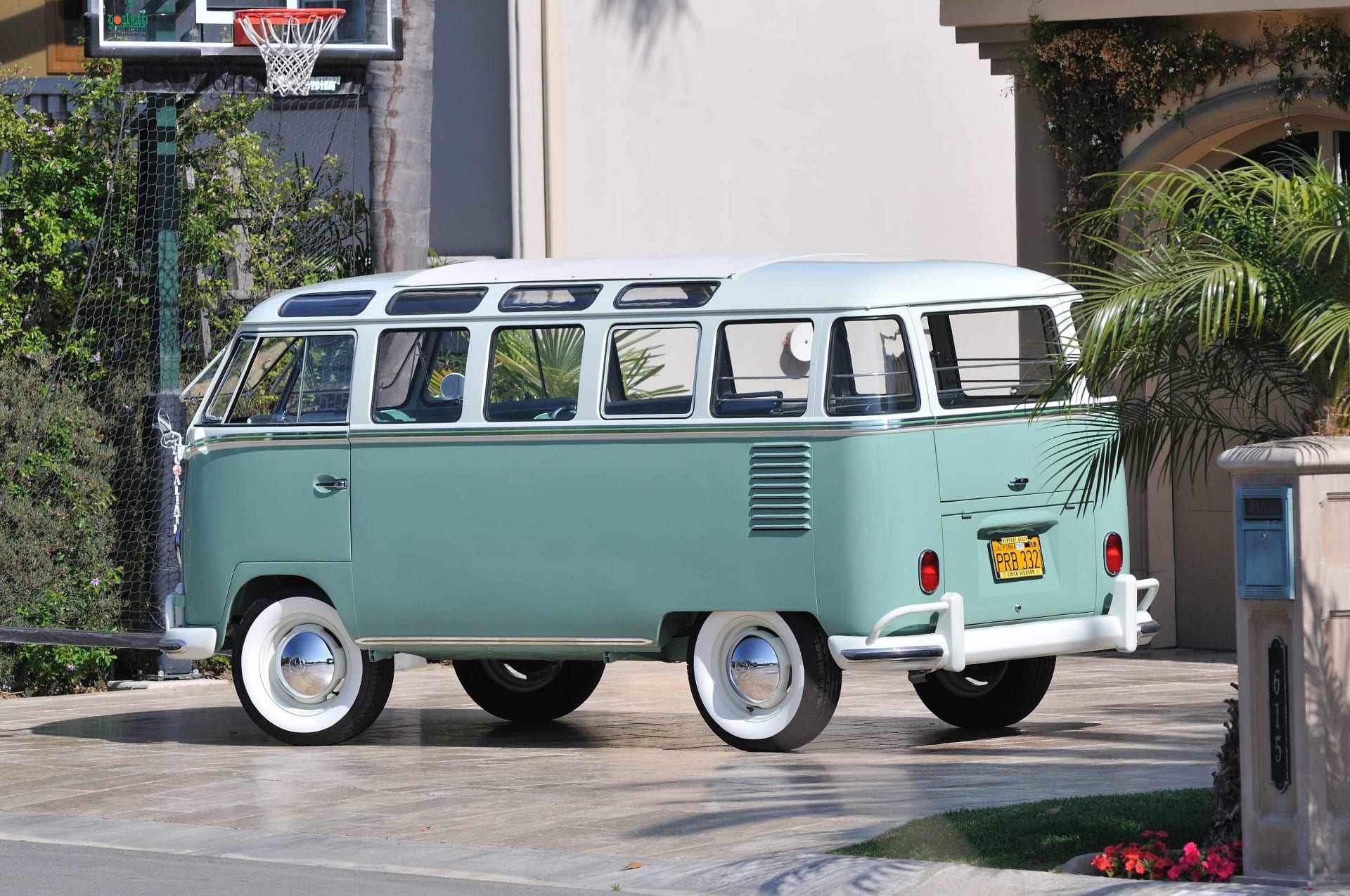 1962 Volkswagen 23 Window Deluxe Bus at Monterey 2013 as S178 - Mecum ...