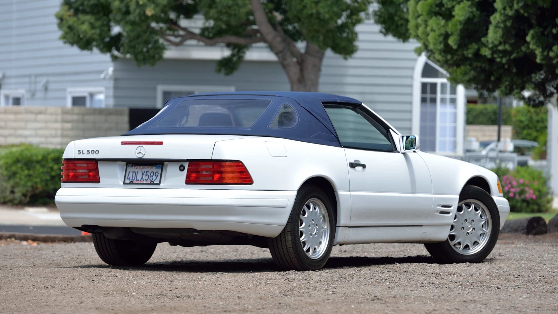 1998 Mercedes-Benz 500SL Convertible at Monterey 2018 as T59 - Mecum ...