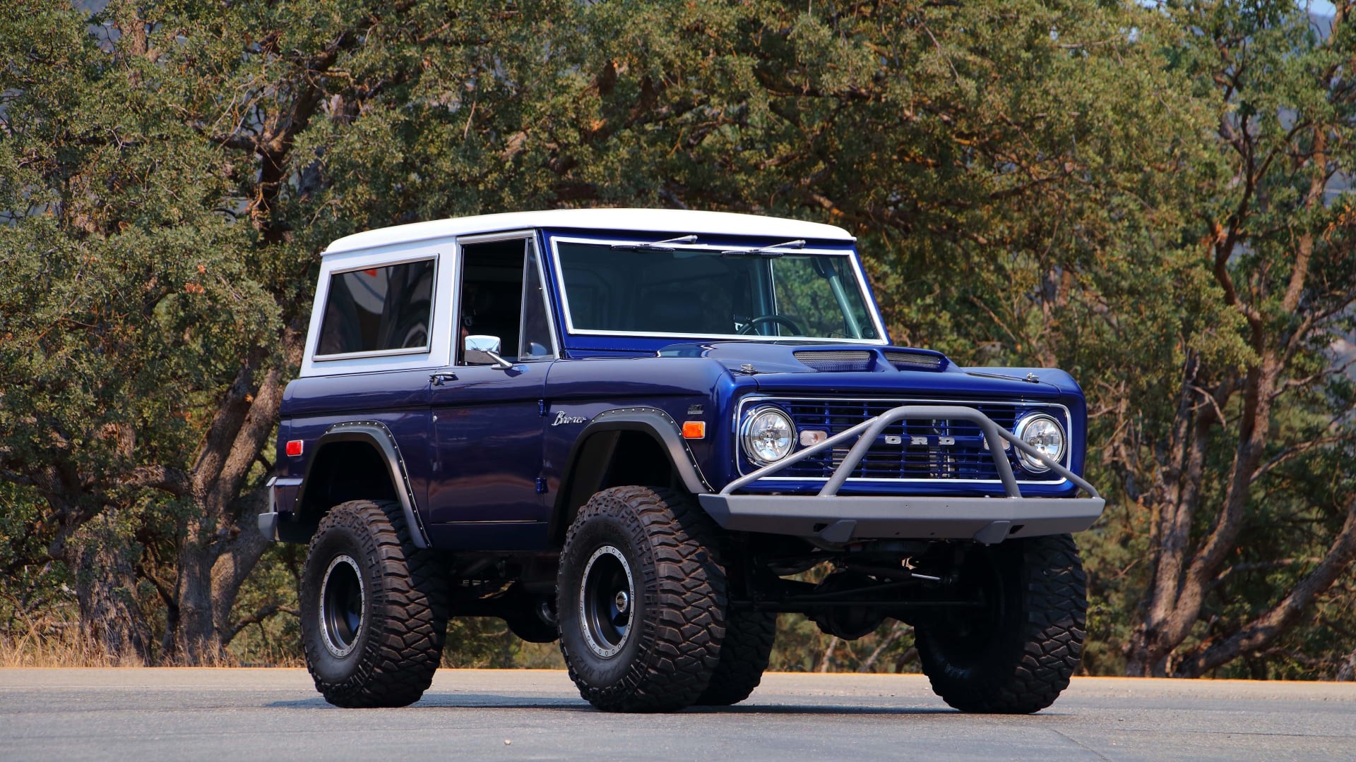 1975 Ford Bronco at Monterey 2018 as F144 - Mecum Auctions