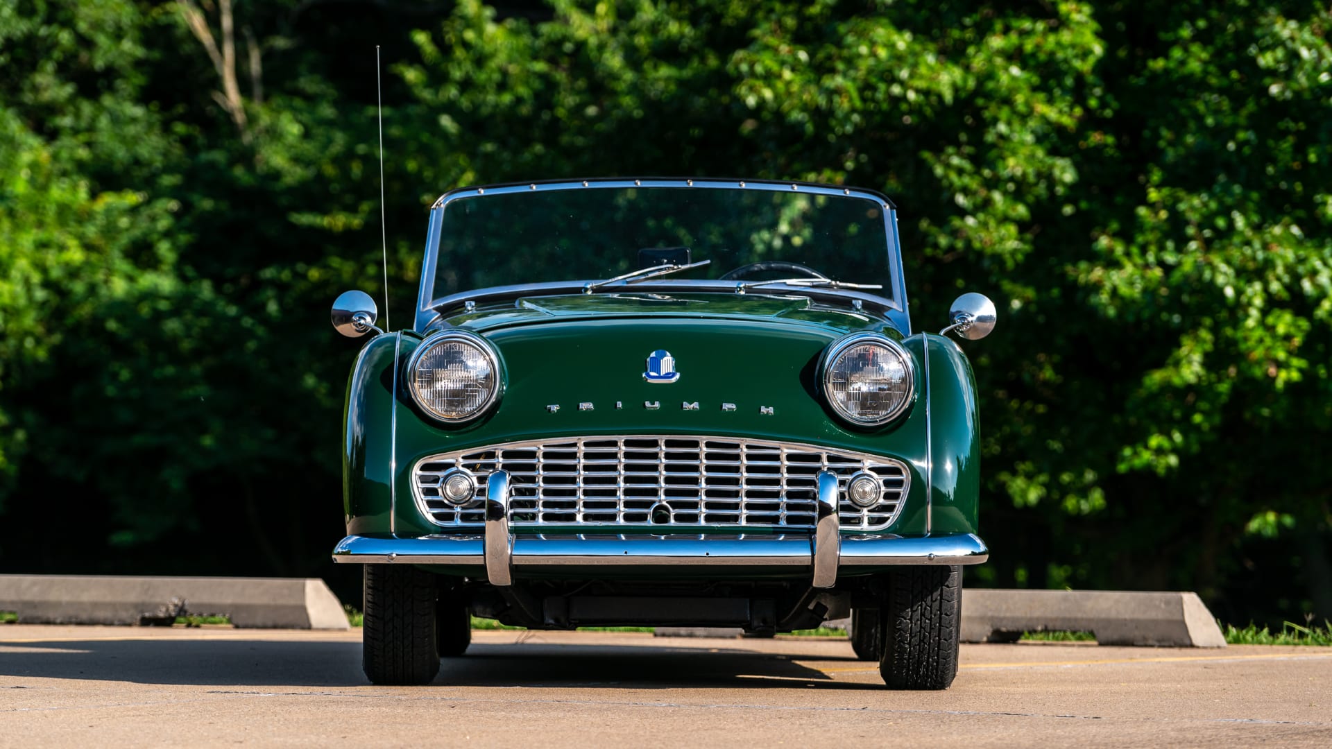 1960 Triumph TR3A Roadster at Monterey 2019 asF33 - Mecum Auctions