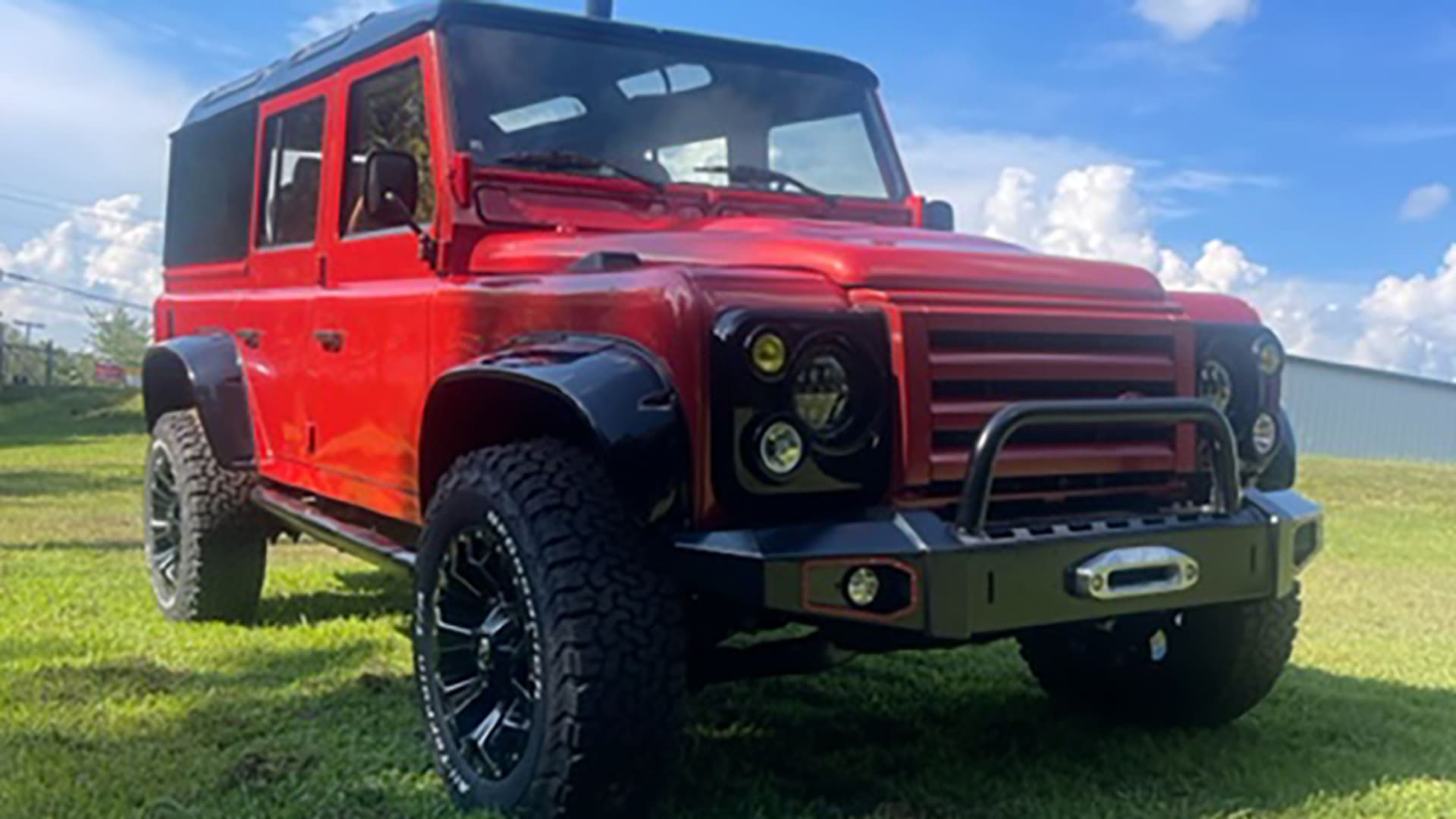 1990 Land Rover Defender 110 Custom at Monterey 2022 as S99 - Mecum ...