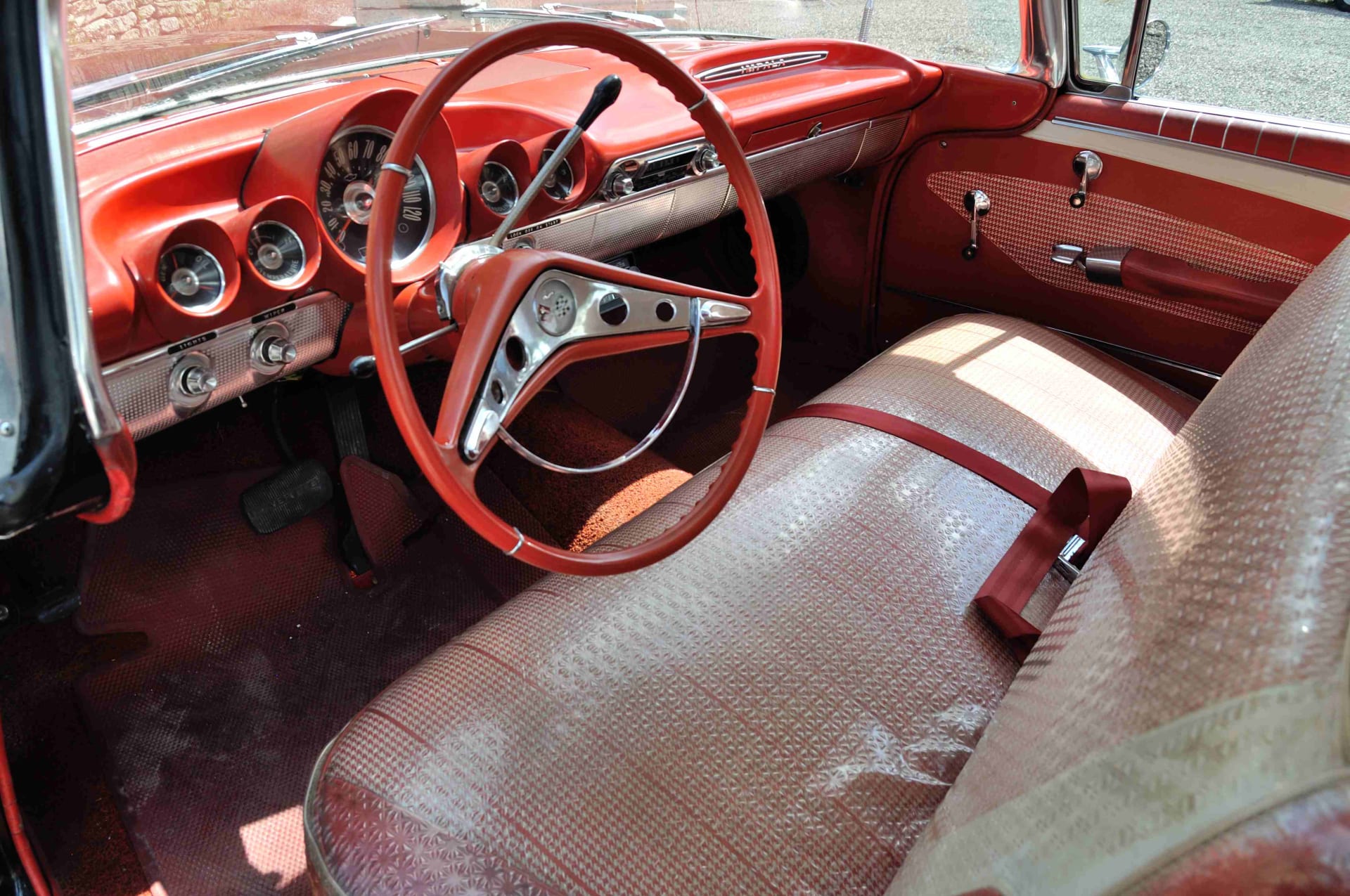 1960 Chevrolet Impala 4-Door Hardtop at Chicago 2013 as T108 - Mecum ...