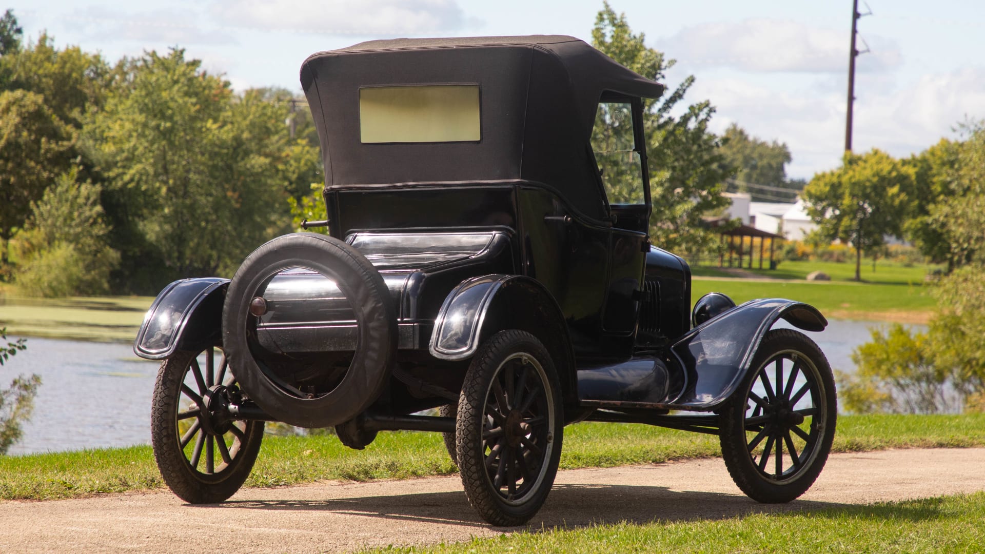 1923 Ford Model T Runabout at Chicago 2019 as F74 - Mecum Auctions