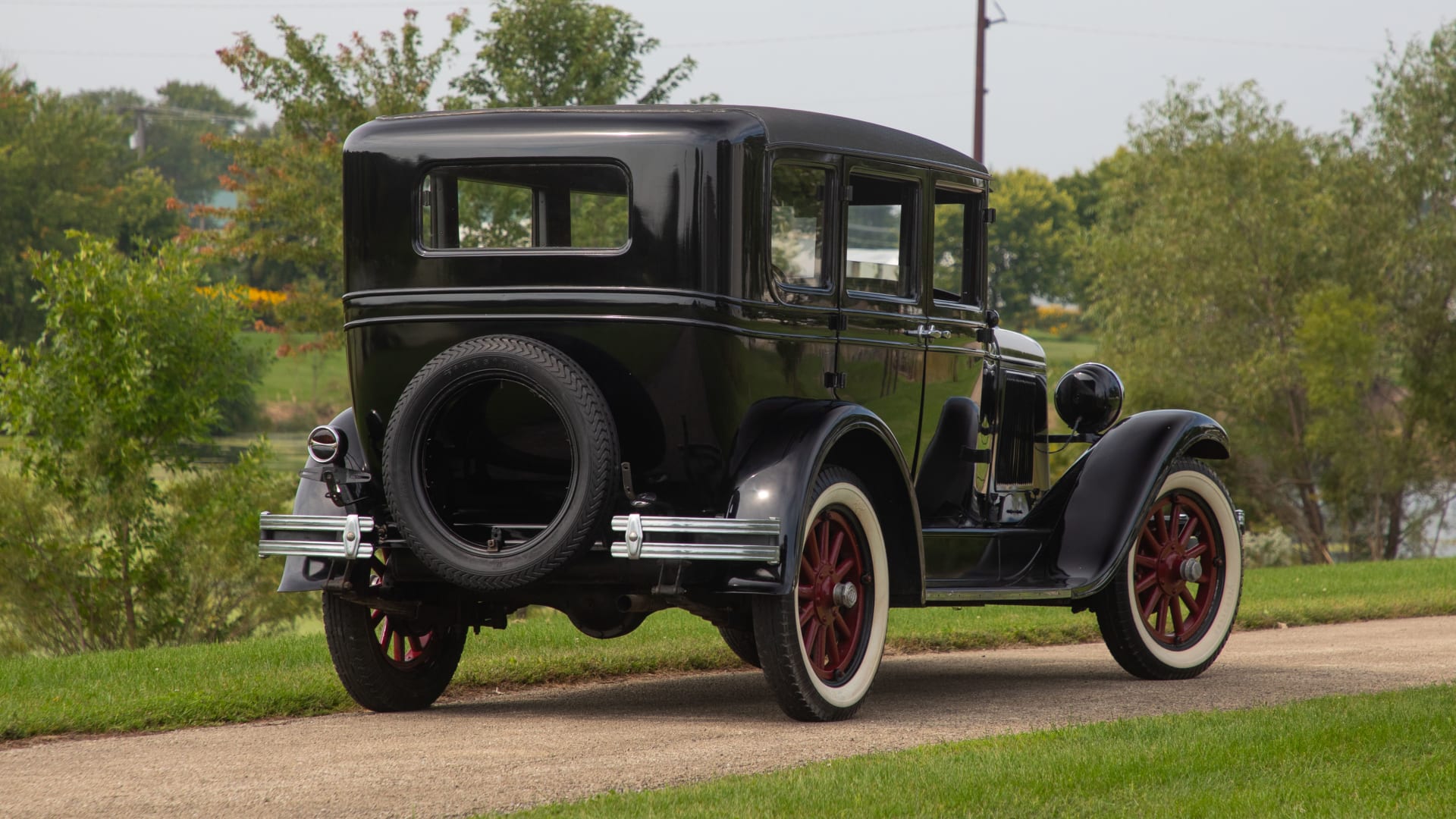 1928 Pontiac Sedan at Chicago 2019 as F89 - Mecum Auctions