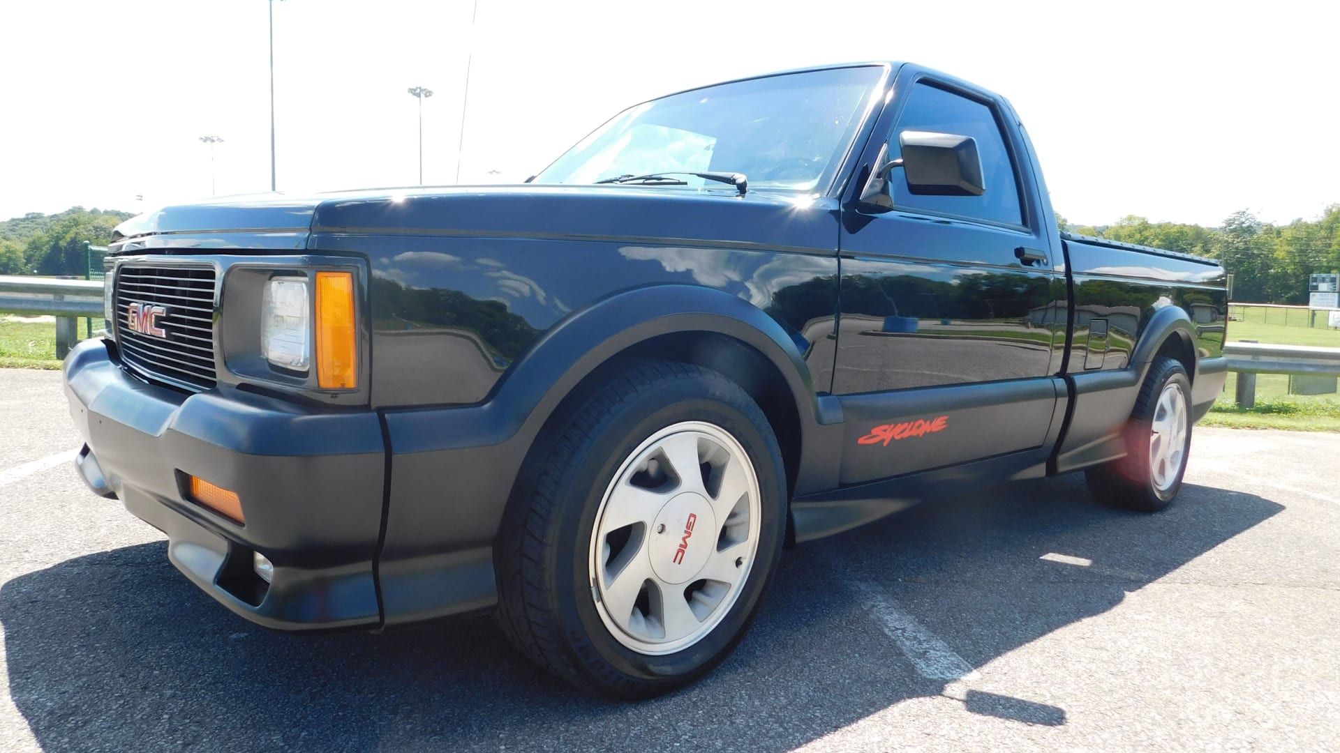 1991 GMC Syclone Pickup at Chicago 2022 as F207 - Mecum Auctions