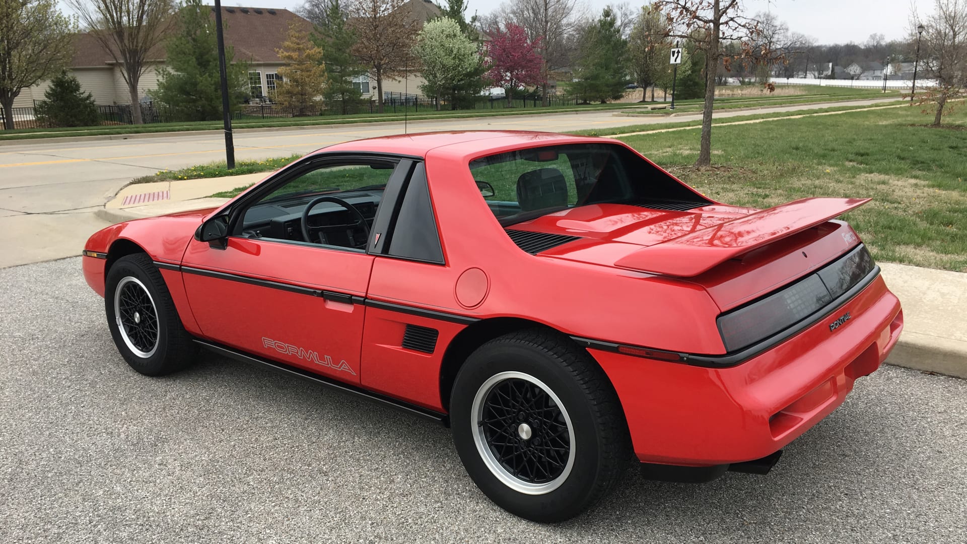 1988 Pontiac Fiero Formula at Dallas 2017 as T124 - Mecum Auctions