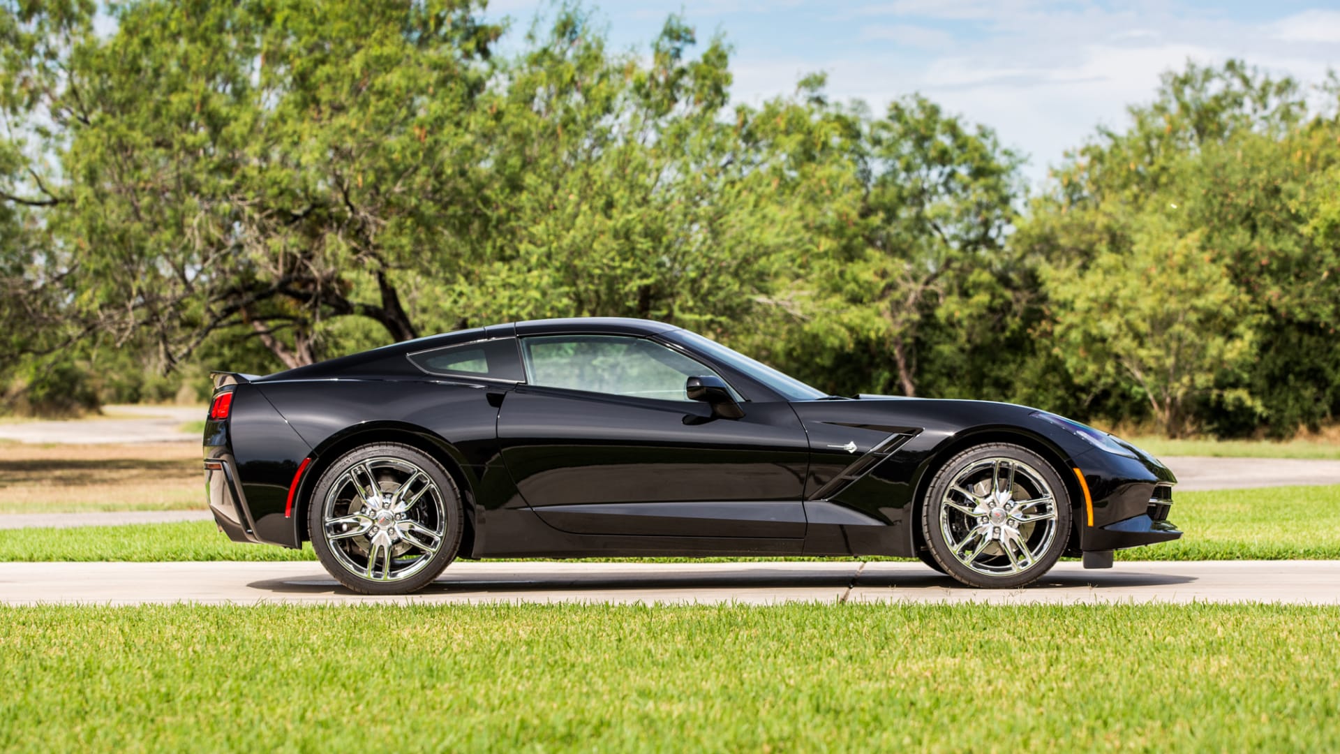 2015 Chevrolet Corvette Z51 Coupe at Dallas 2017 as F90.1 - Mecum Auctions