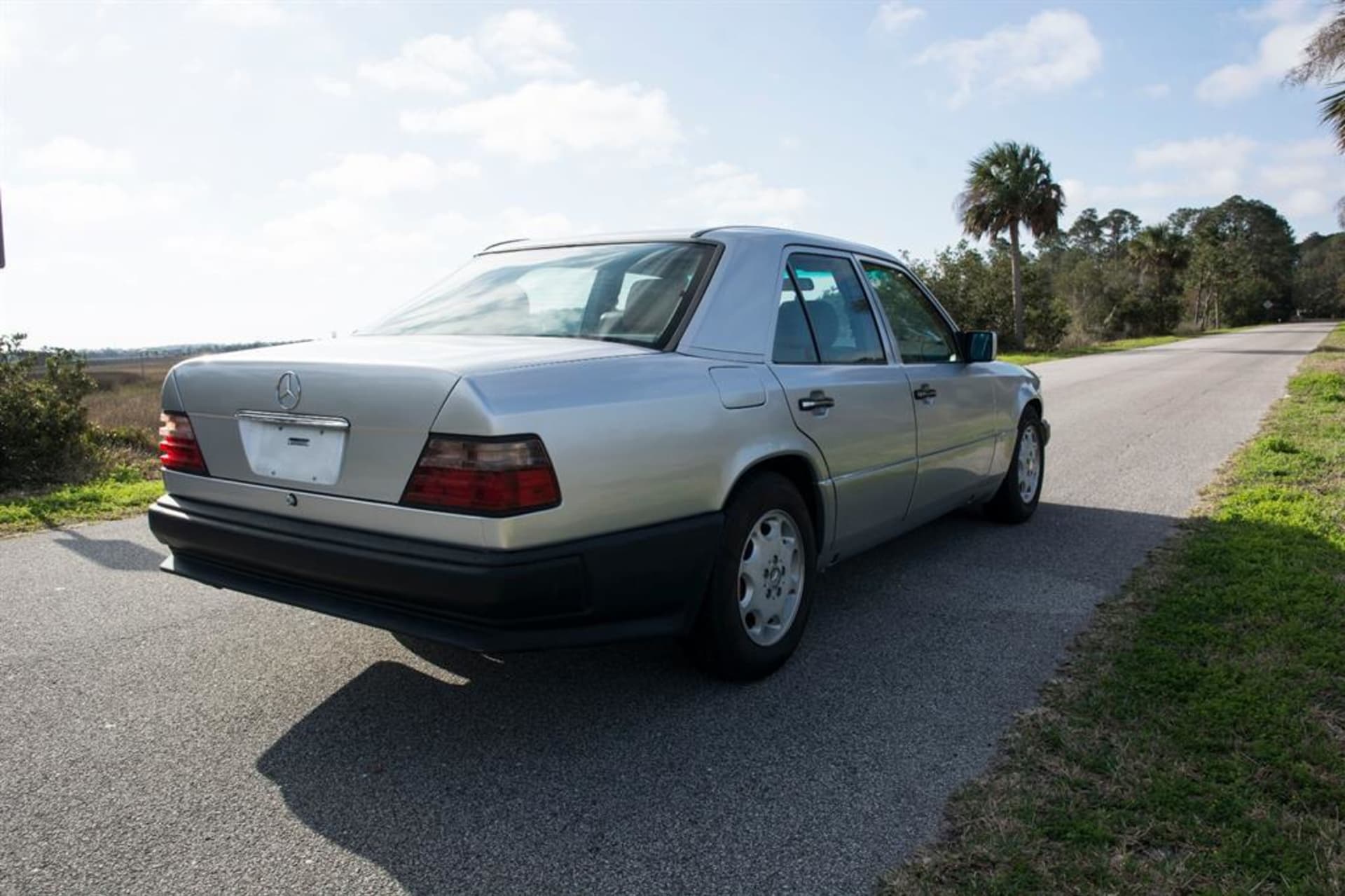 1995 Mercedes-Benz E420 at Dallas 2018 as W105.1 - Mecum Auctions