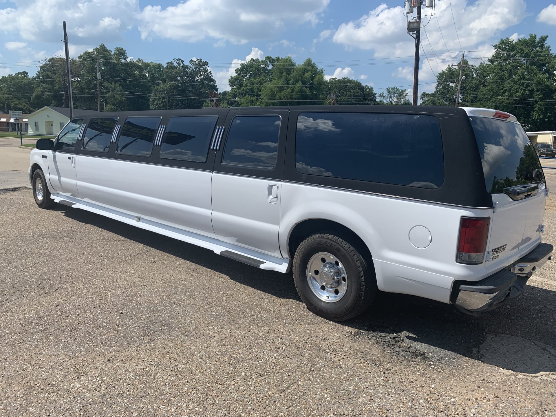 2005 Ford Excursion Limousine at Dallas 2020 as T58 - Mecum Auctions
