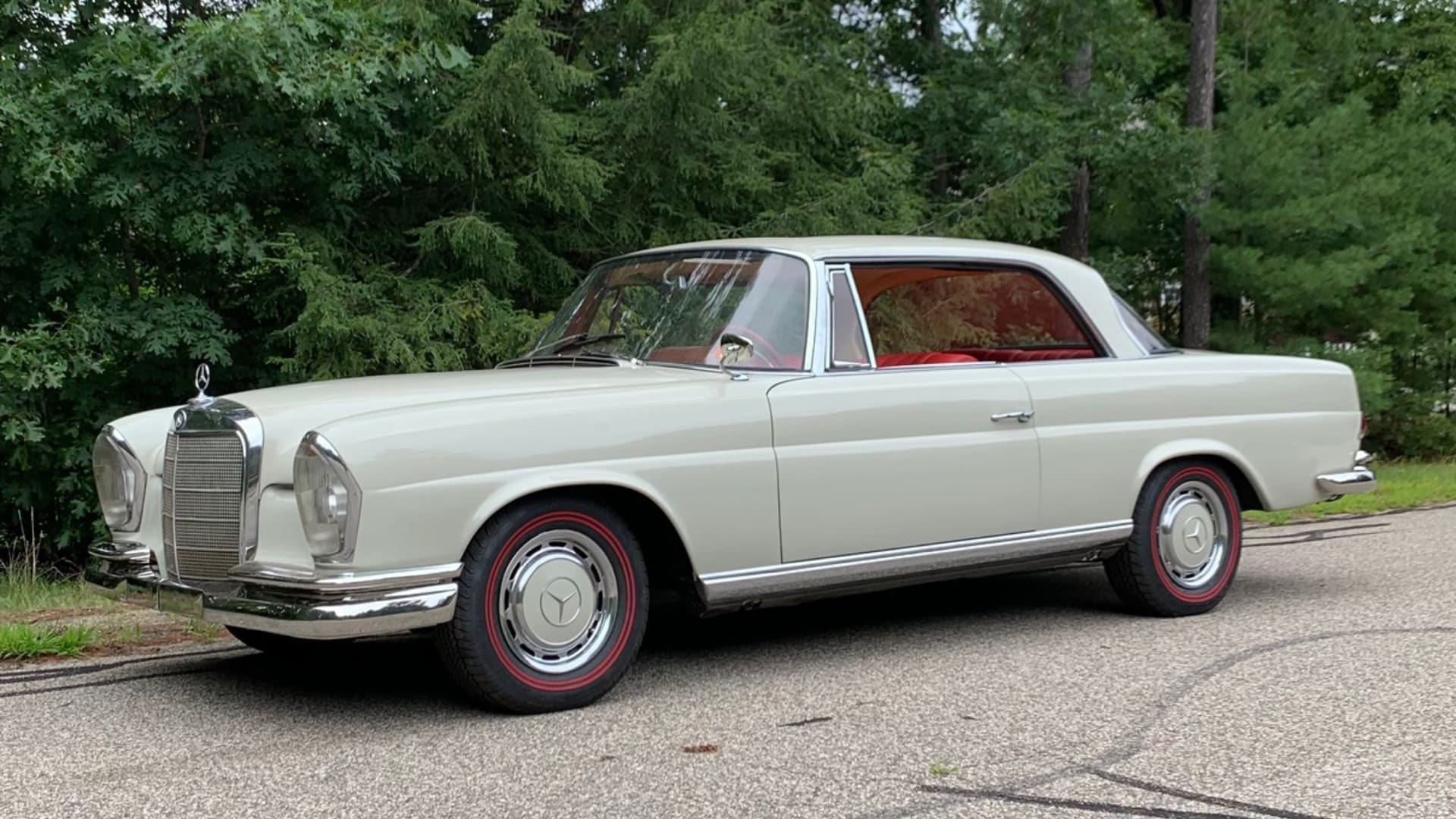 1964 Mercedes-Benz 220se Coupe at Dallas 2021 as F91 - Mecum Auctions