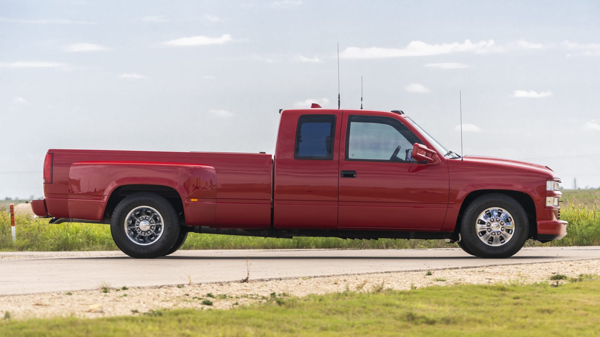 1988 Chevrolet Dually 3500 at Dallas 2021 as F117.1 - Mecum Auctions