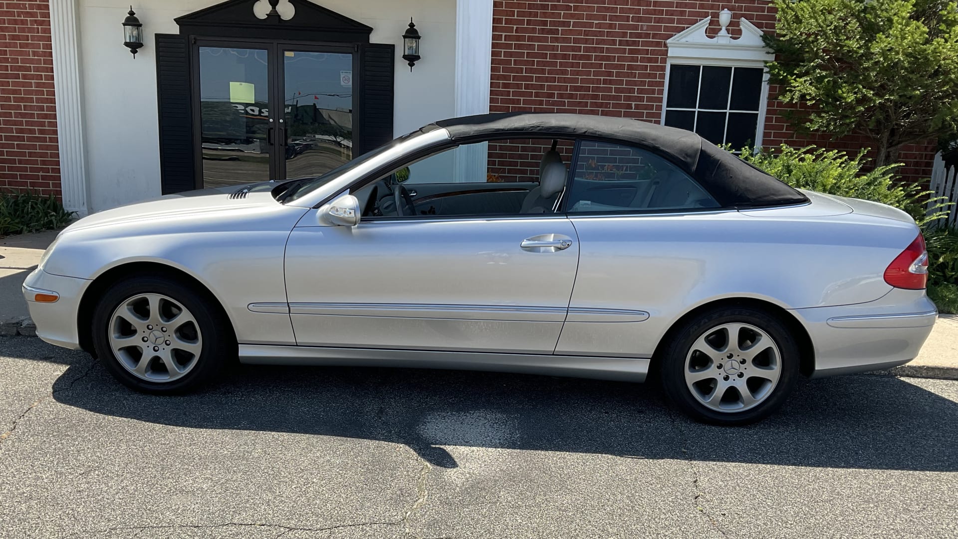 2004 Mercedes-Benz CLK320 Convertible at Dallas 2022 as W83 - Mecum ...