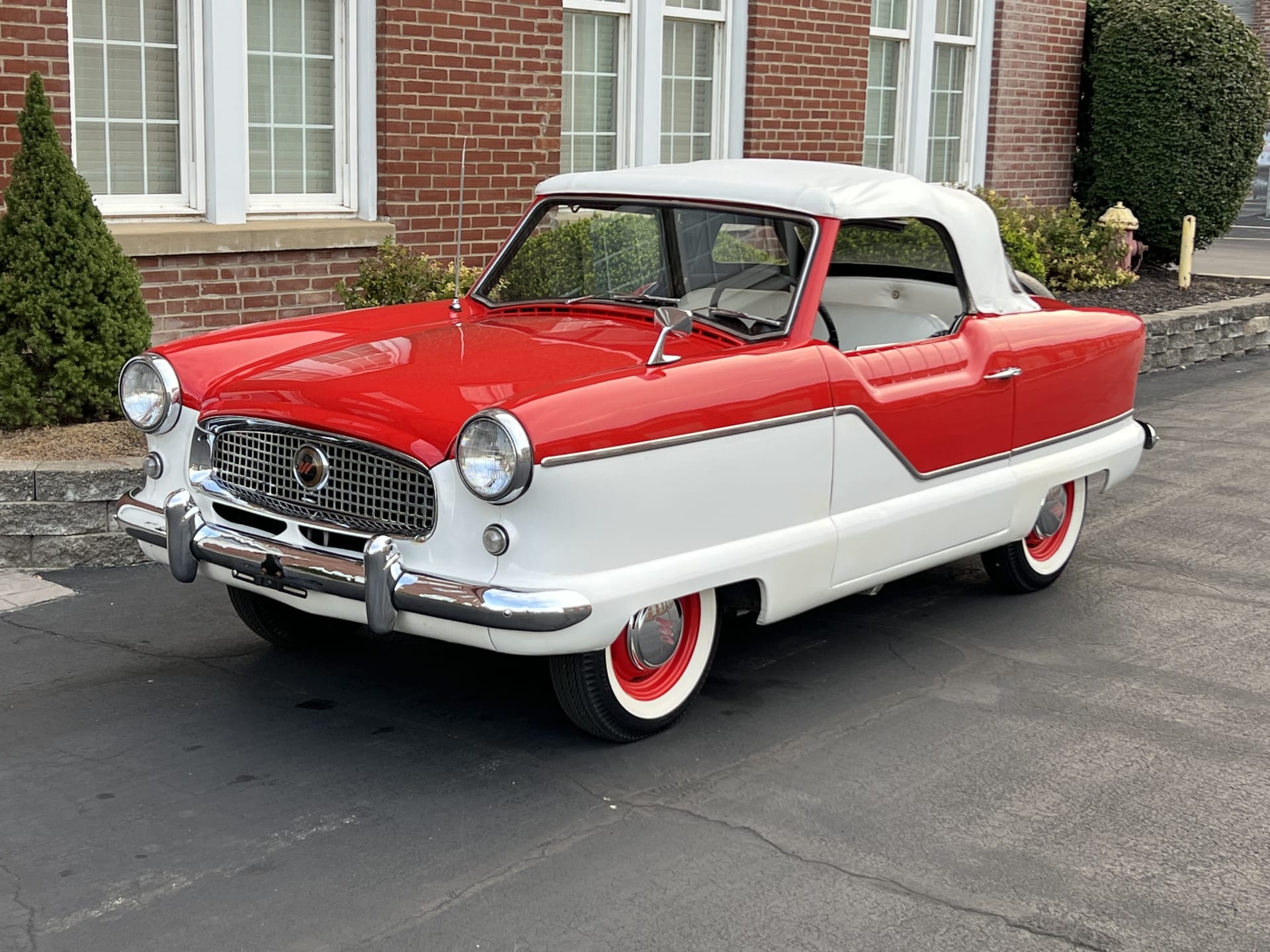 1958 Nash Metropolitan Convertible at Dallas 2022 asF63.1 - Mecum Auctions