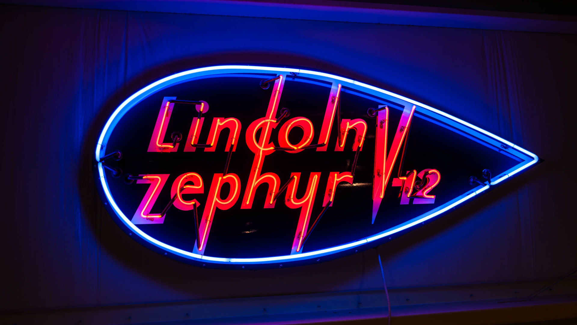 Lincoln Zephyr V-12 Single-Sided Tin Neon Sign at Dallas 2022 as Z428 ...