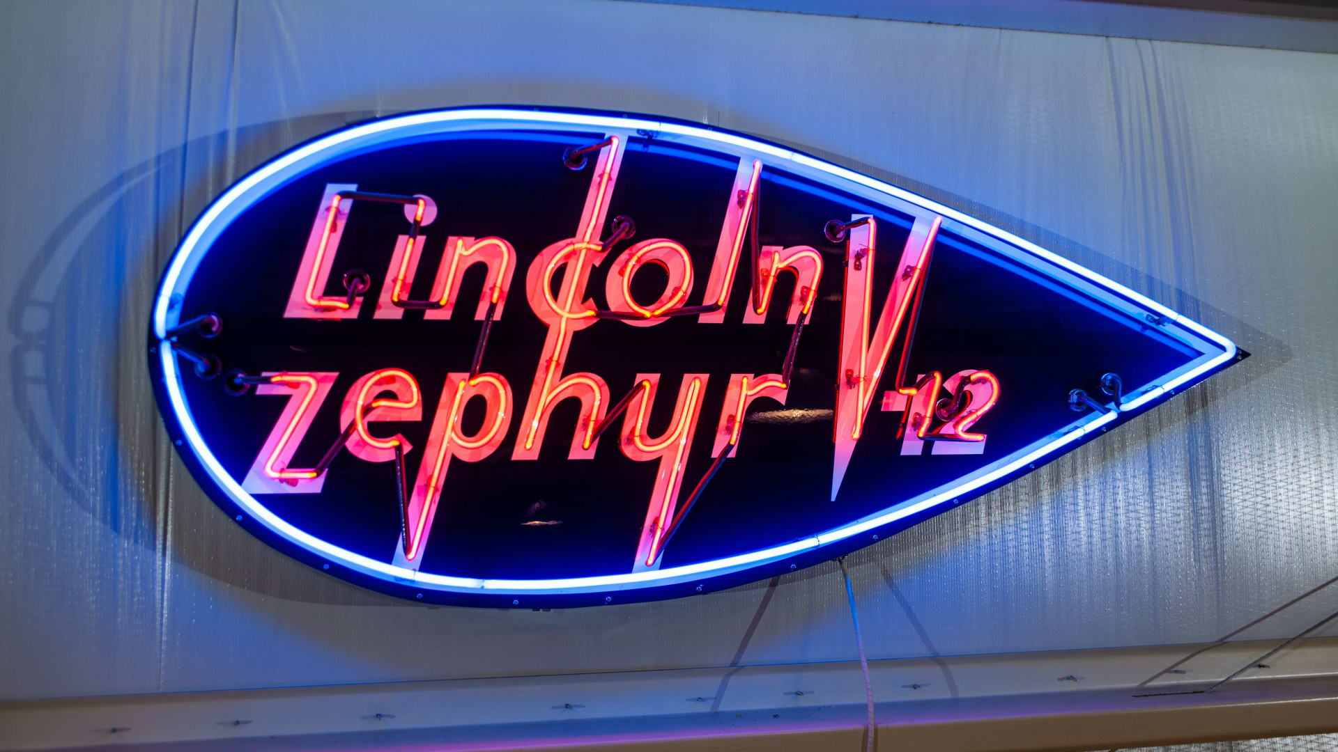 Lincoln Zephyr V-12 Single-Sided Tin Neon Sign at Dallas 2022 as Z428 ...