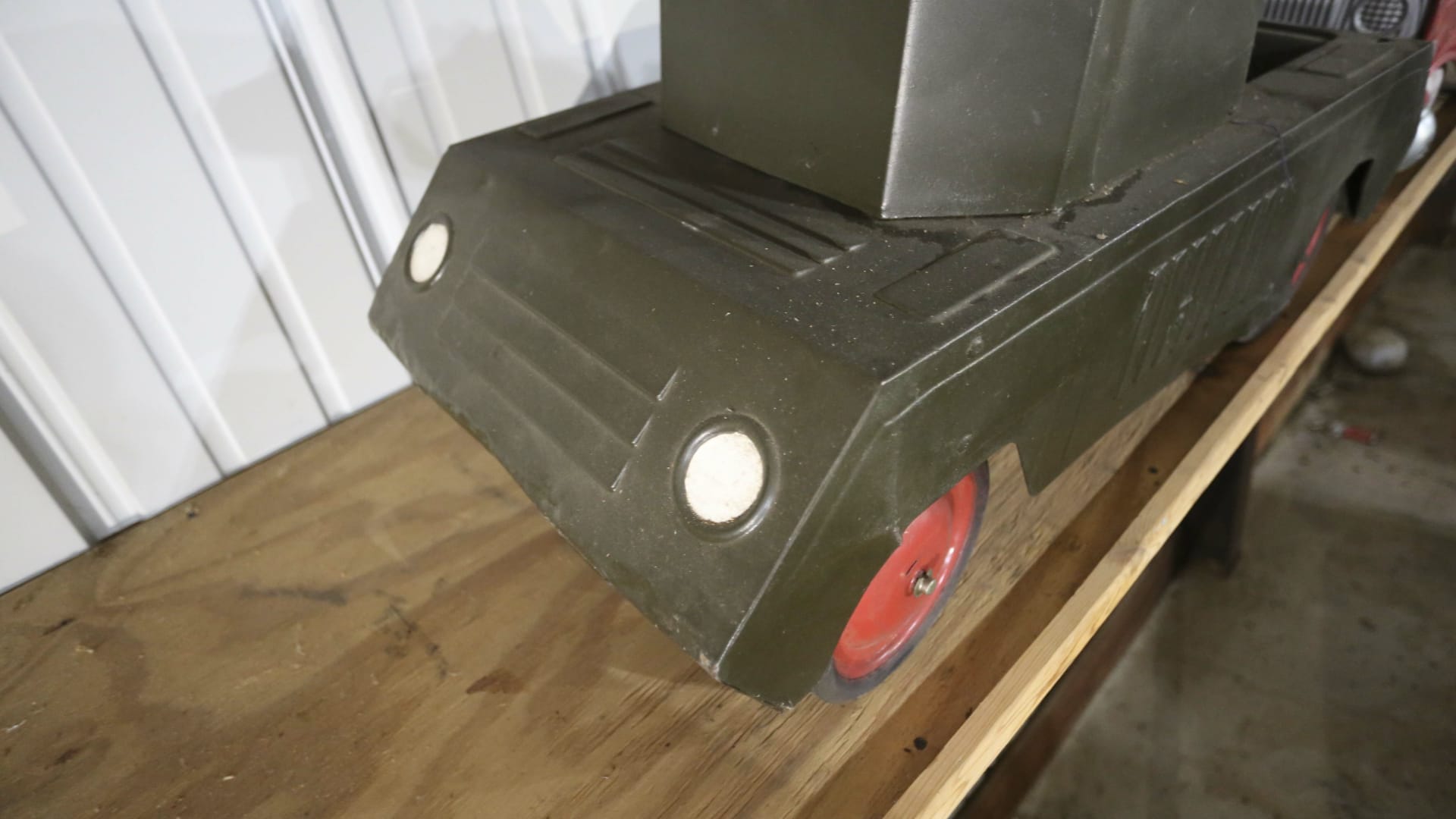 1960s Tri-Ang Armored Tank Pedal Car at Elmer's Auto & Toy Museum ...