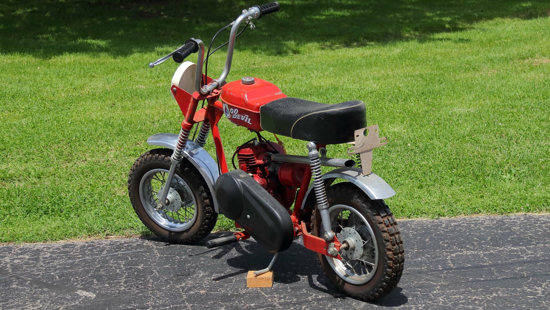 Sensation Go-Devil Model 104 Mini Bike at Elmer's Auto & Toy Museum ...