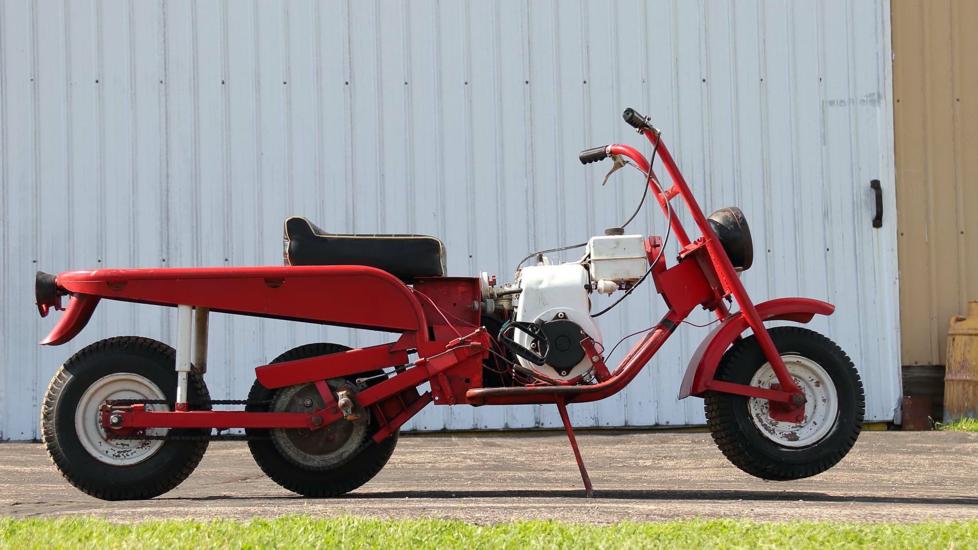 1971 Pak Jak 200 Trail Scooter 3-Wheeler at Elmer's Auto & Toy Museum ...